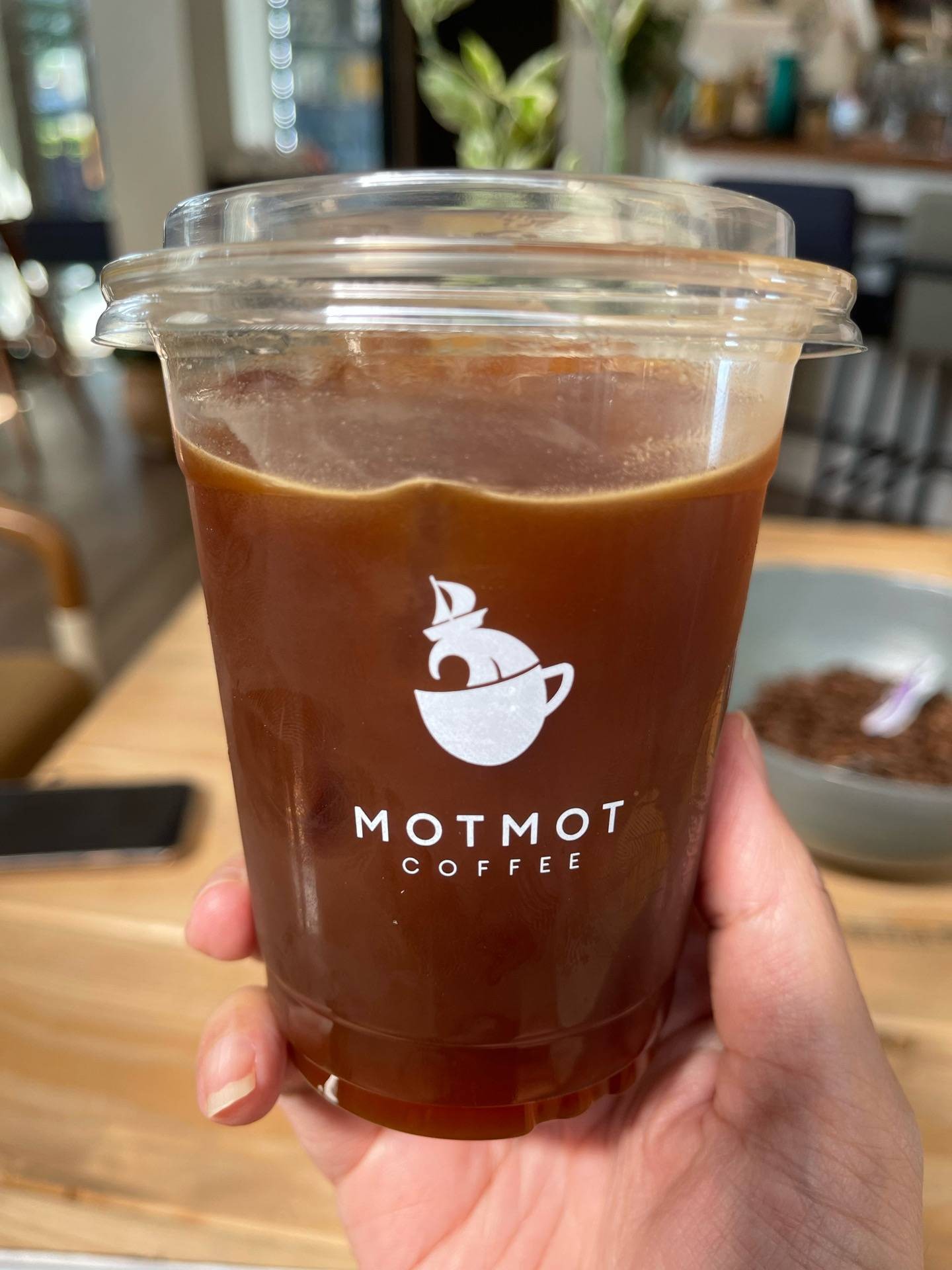 รีวิว MOTMOT COFFEE ประดิษฐ์มนูธรรม - วันนี้ตั้งใจมาดูของของ ที่จะซื้อ ...