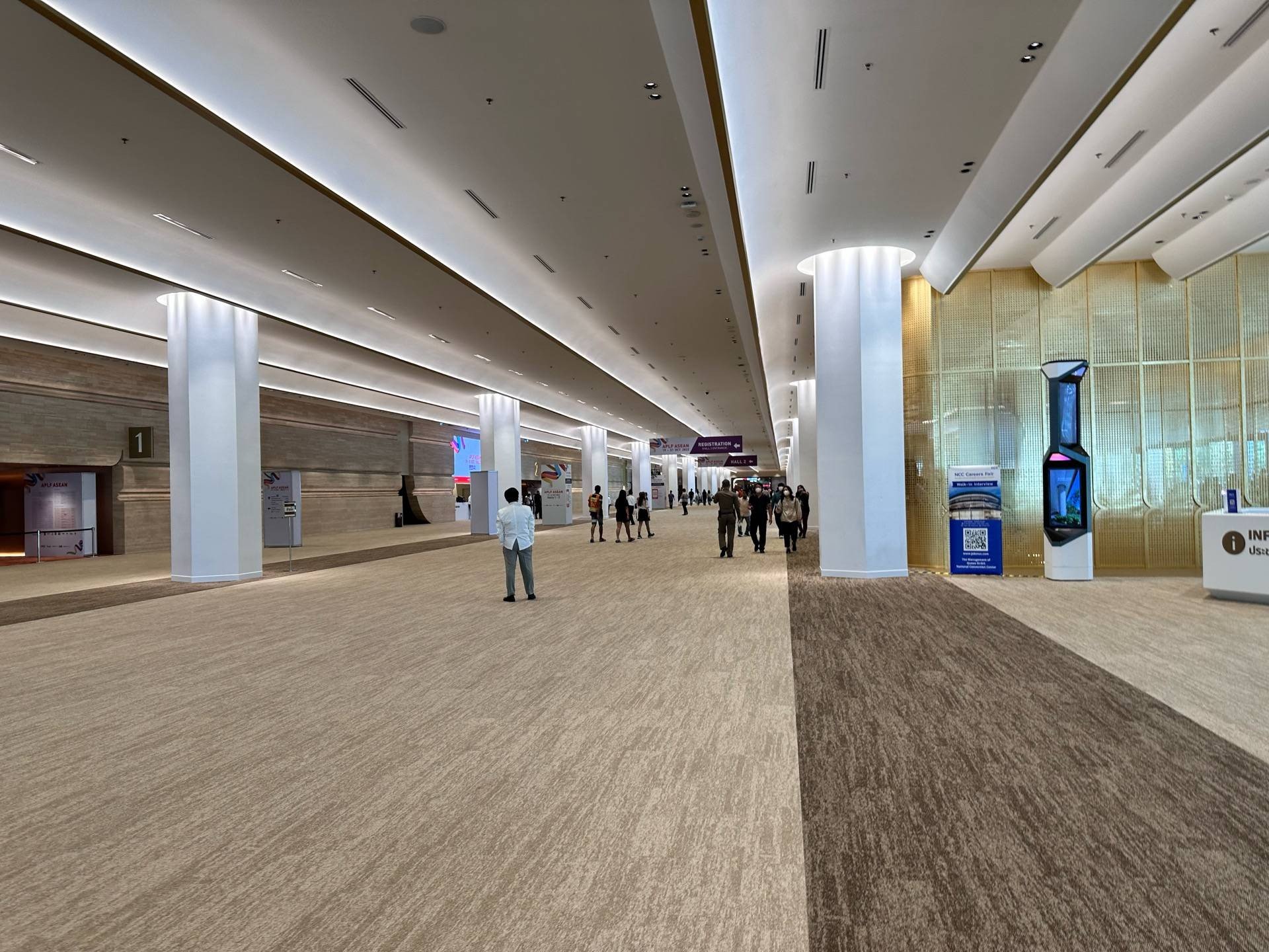 รีวิว Queen Sirikit National Convention Centre (QSNCC) - ศูนย์การประชุม ...