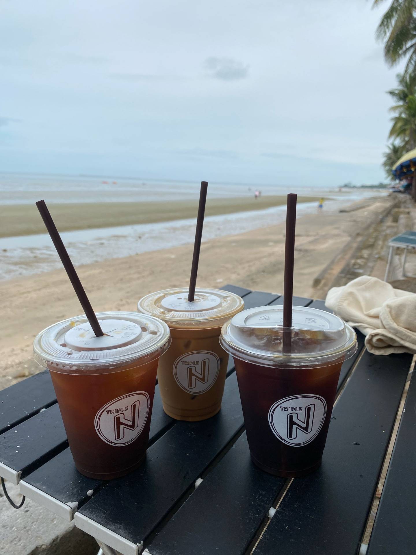 รีวิว Triple N บางแสน - ร้านกาแฟริมหาดบางแสน บรรยากาศชิลเวอร์