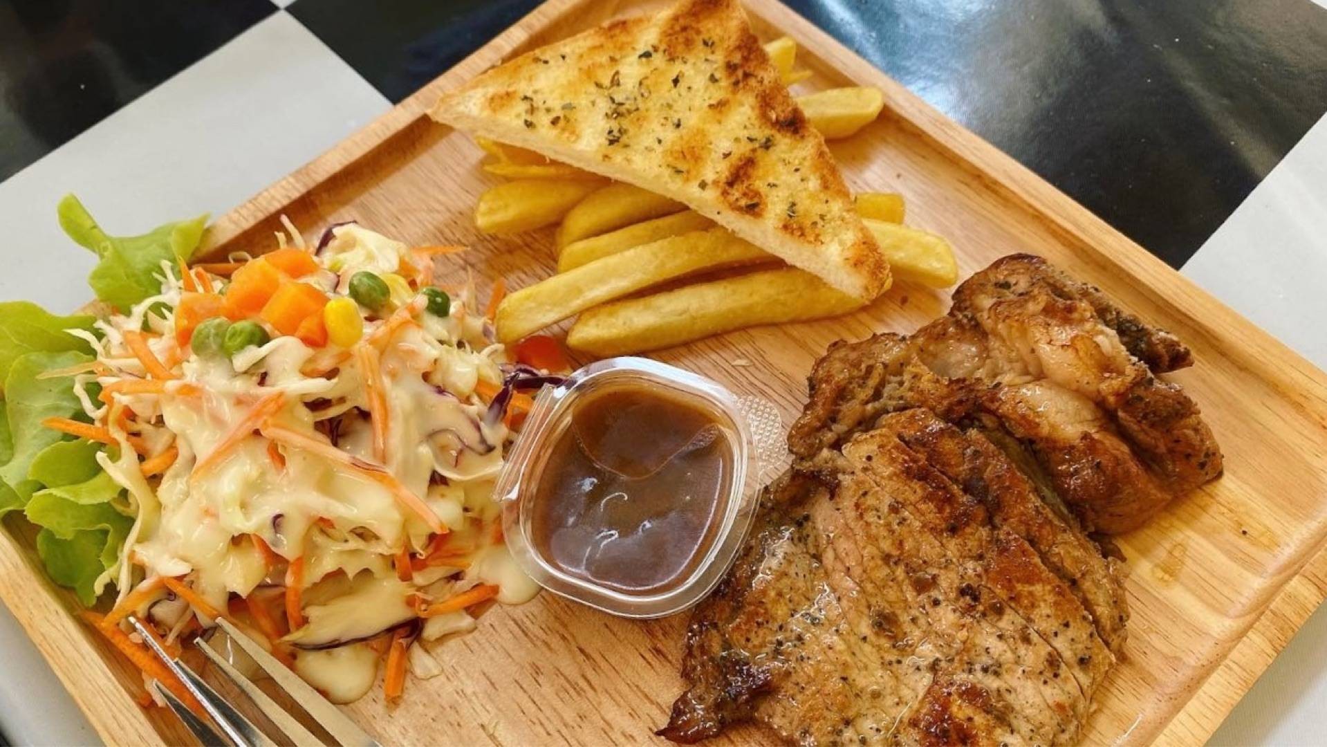 Wolf Steak House สาขา1 - สั่งอาหารเดลิเวอรี | Wongnai x LINE MAN