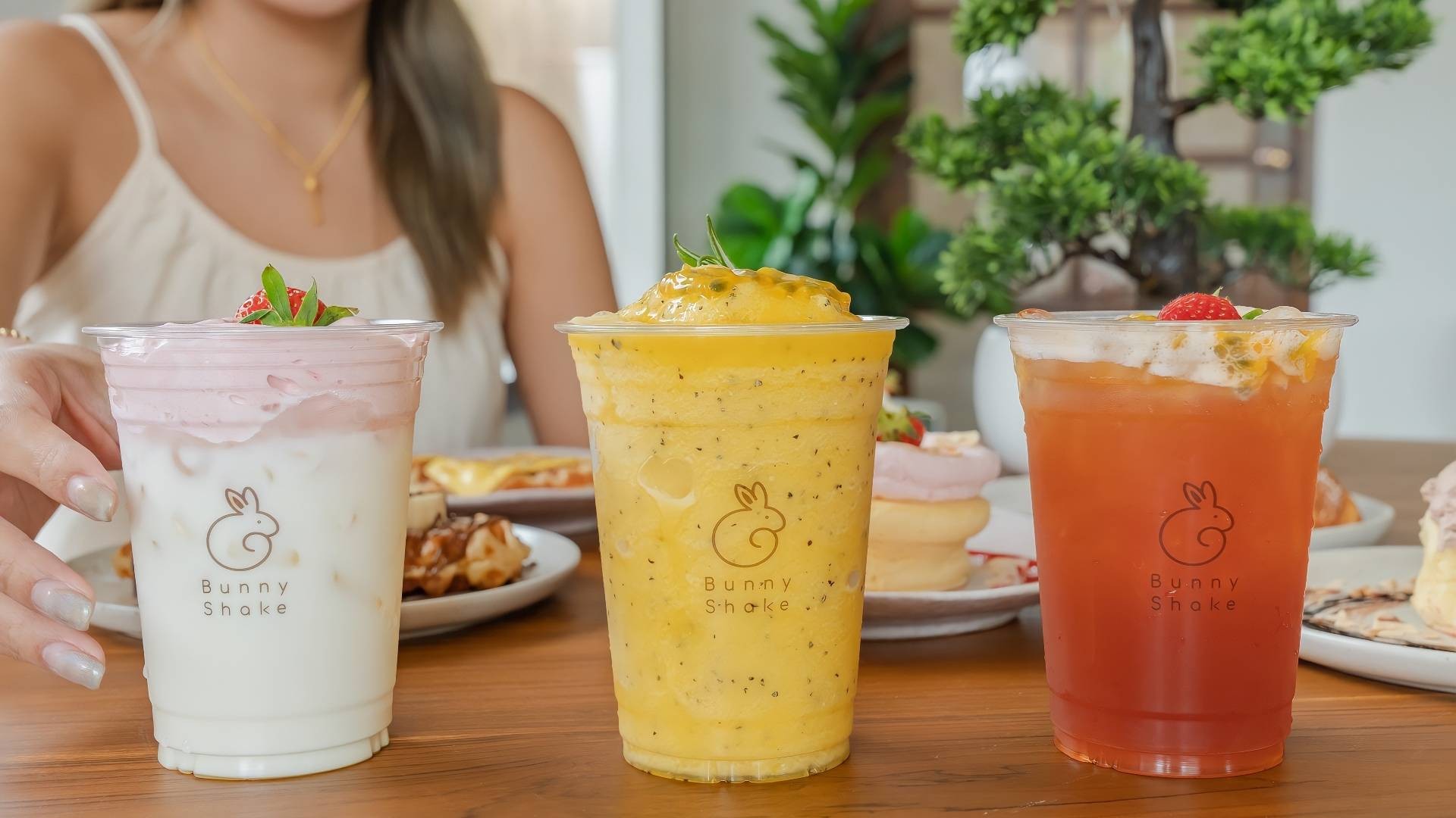 Bunny Shake Cafe แปดริ้ว วัดหลวงพ่อโสธร - สั่งอาหารเดลิเวอรี | Wongnai ...