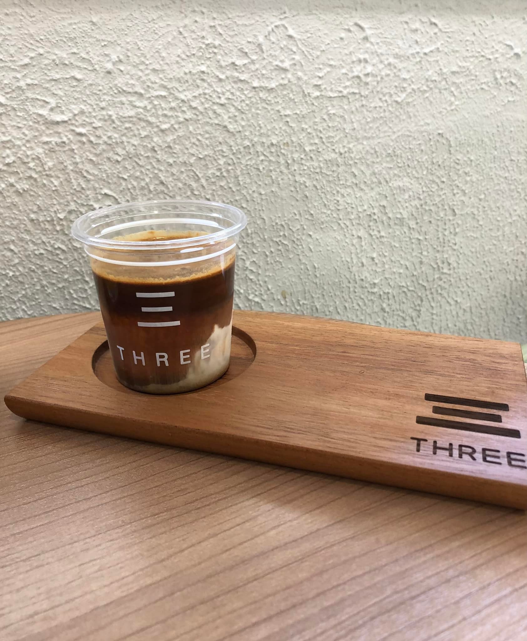 รีวิว THREE Cafe - ร้านดีๆใกล้ BU