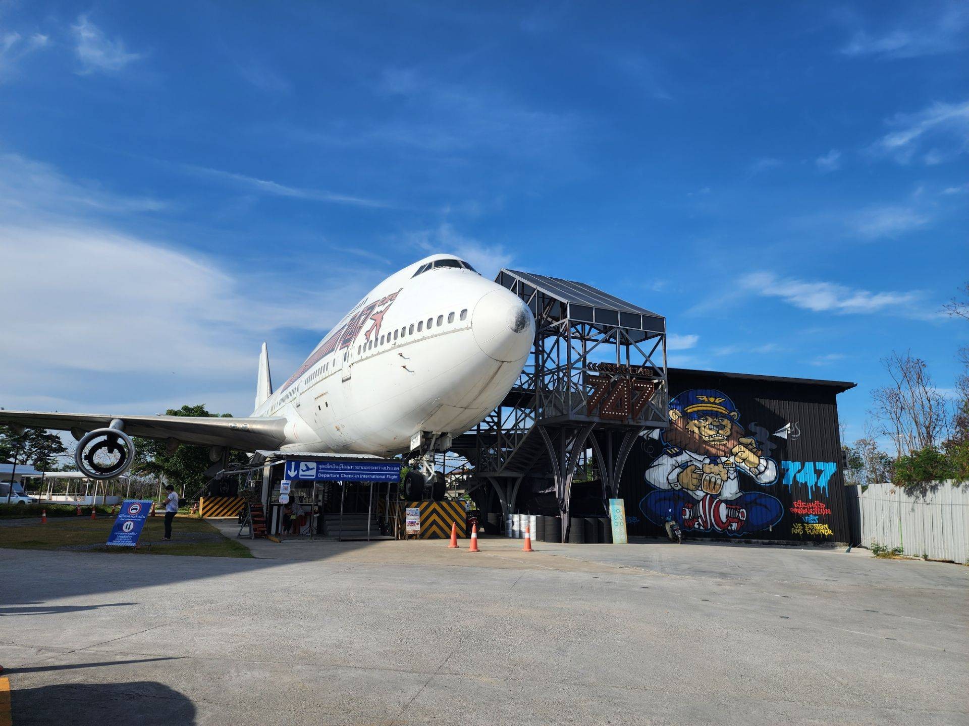 รีวิว 747 Cafe - 3 เพราะแสงสวย ถ้าเครื่องดื่มไม่น่าถึง - Wongnai