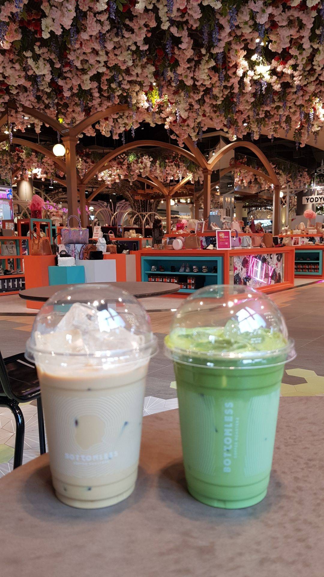 Iced Latte • & Iced Premium Kyoto Uji Matcha ร้าน บอททอมเลส พระราม 3 ...