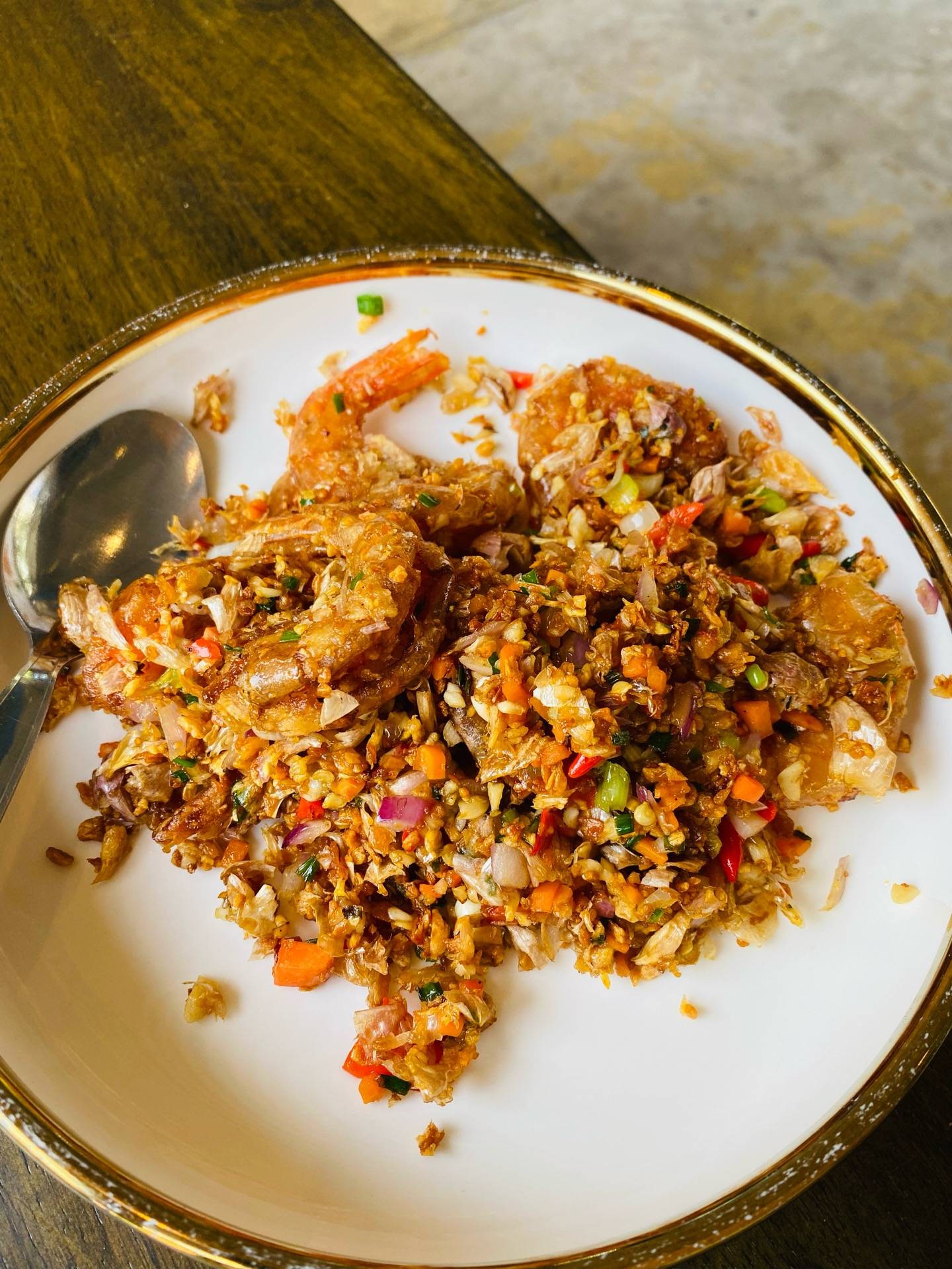 กุ้งผัดพริกเกลือ ร้าน หนองบัวซีฟู้ด 2 เกาะช้าง