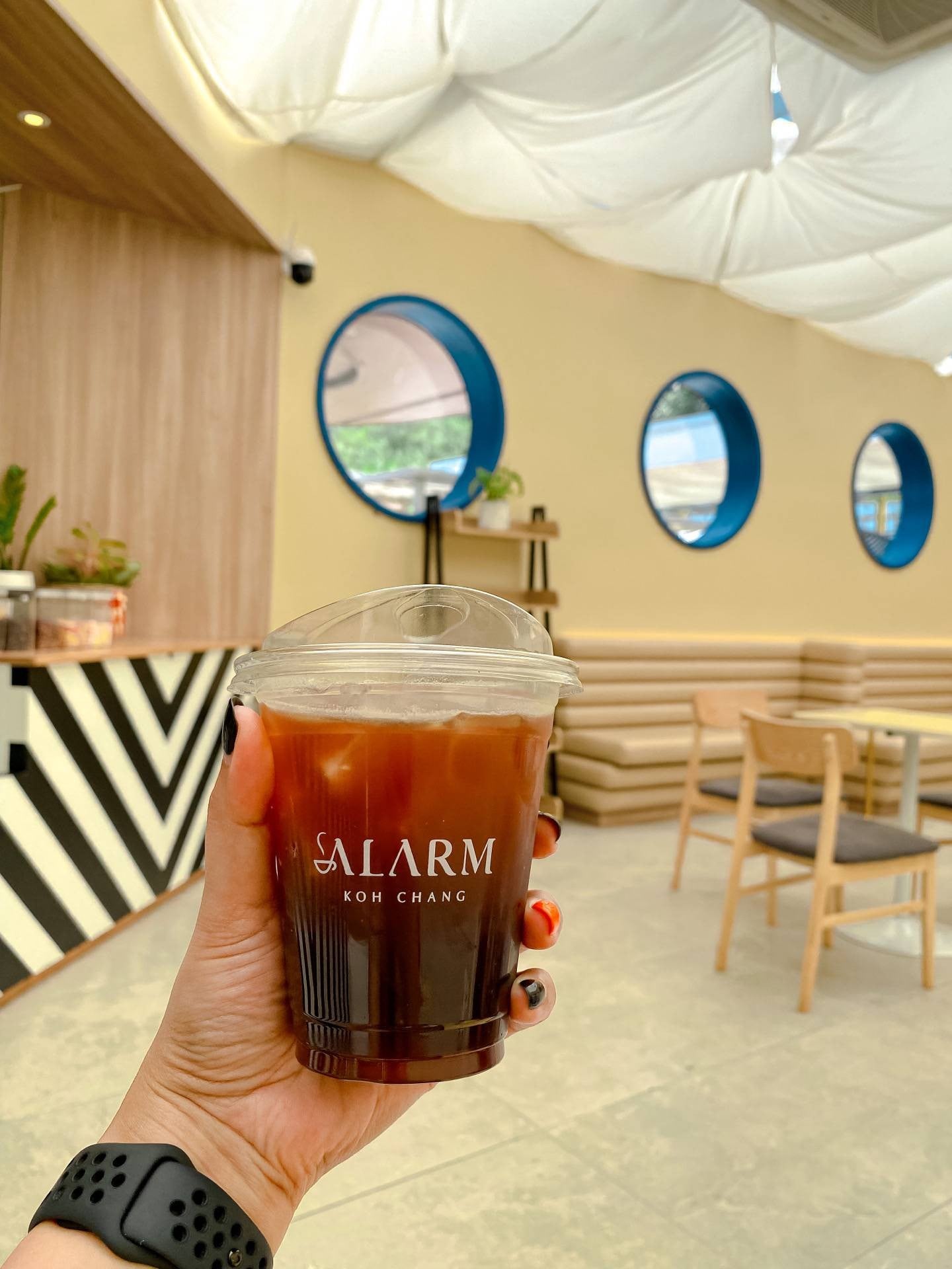 Americano ร้าน Alarm Cafe Koh Chang