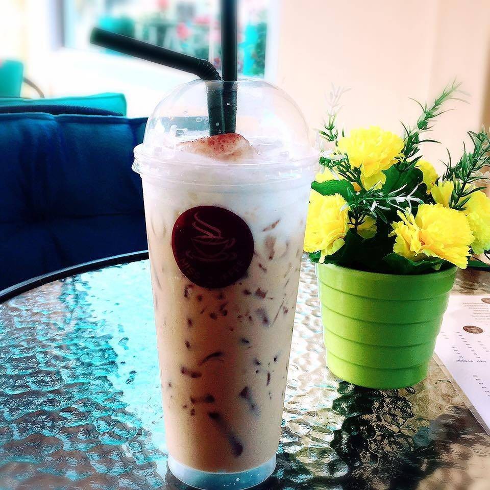 รีวิว Miss coffee - สั่งคาปูชิโน่ เม็ดกาแฟหอม ชงเข้มดี หวานพอดี ๆ อร่อยคะ