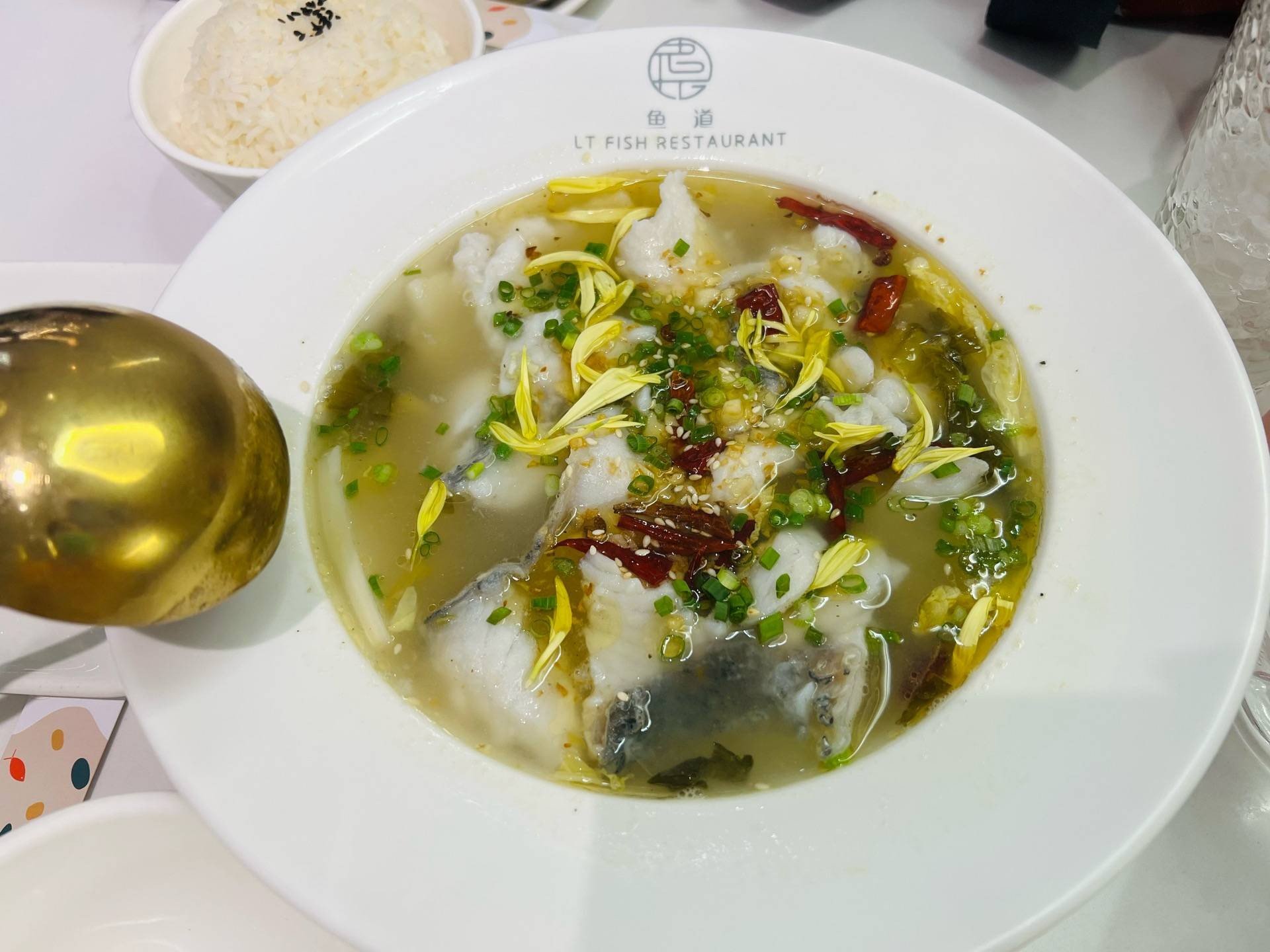 รีวิว LT Fish Restaurant CentralwOrld - อร่อย รสชาติดี ไม่แพง - Wongnai