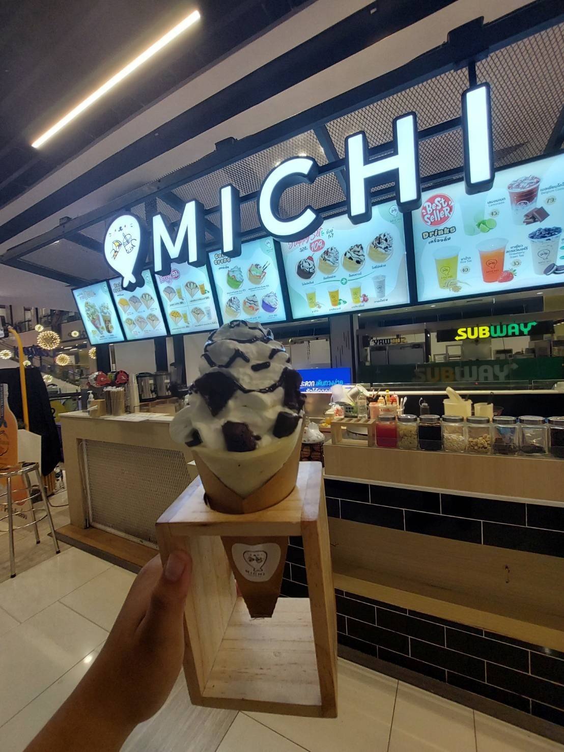 รีวิว MICHI (มิชิ) ห้างเซ็นจูรี่ เดอะมูฟวี่ พลาซ่า สุขุมวิท - เครปอร่อยมากค่ะต้องกลับมาซ้ำ