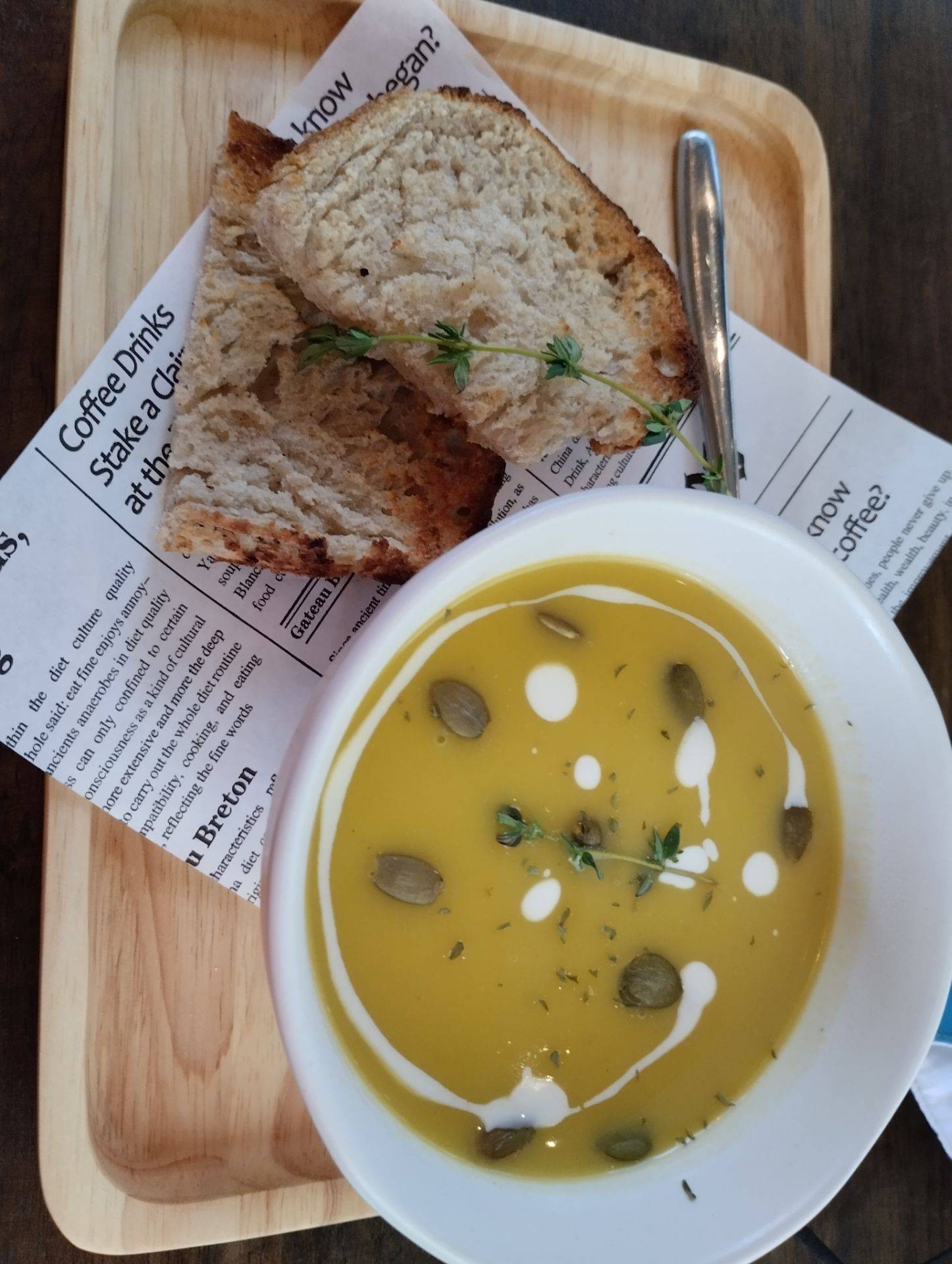 ซุปฟักทอง 150 บาท • อร่อยปกติ ร้าน Thea Cafe ทองหล่อ - Wongnai