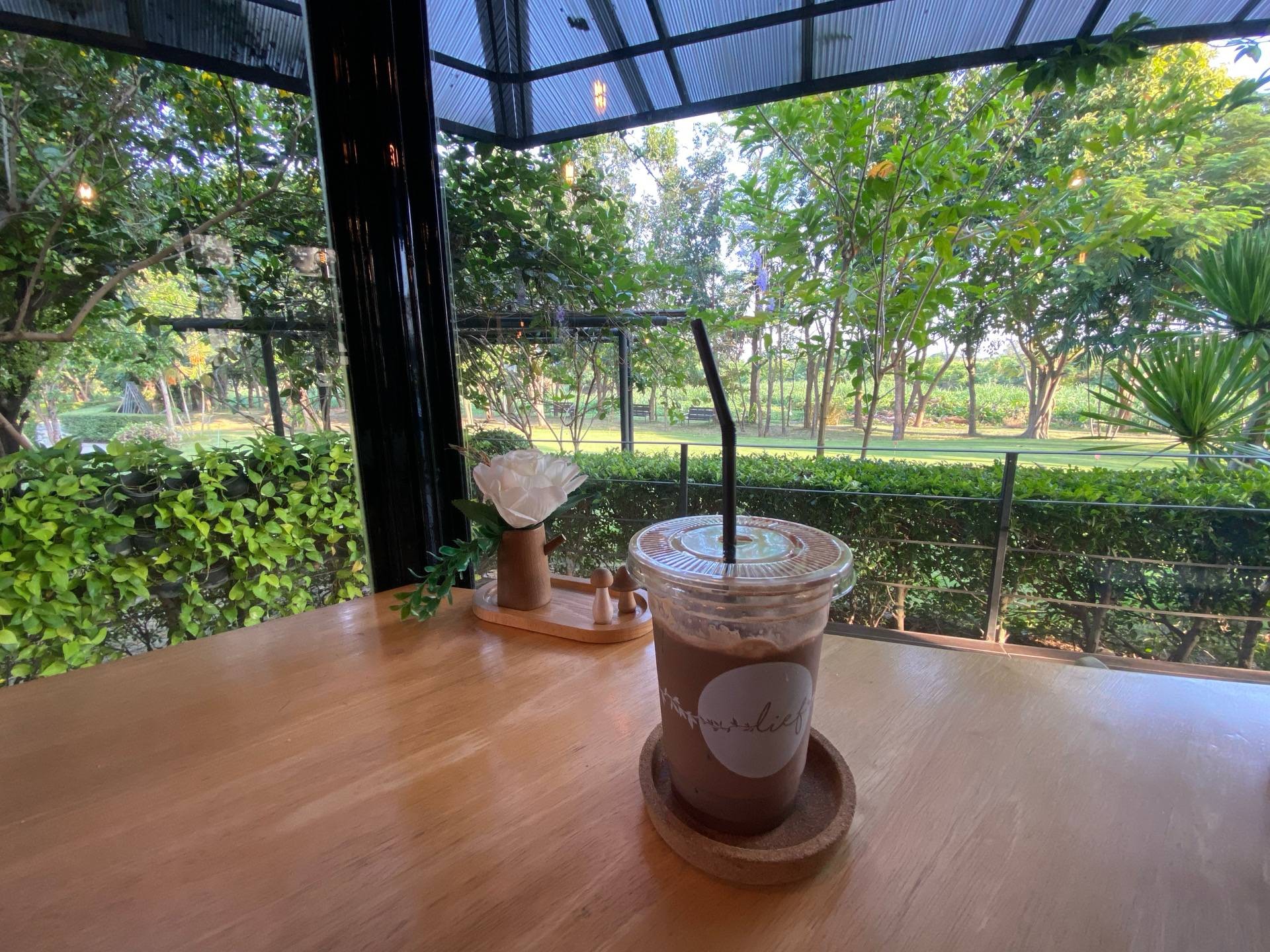 รีวิว Lief. Coffee House - ชิวๆกับบรรยากาศดีๆ แนะนำที่นี่เลยคับ