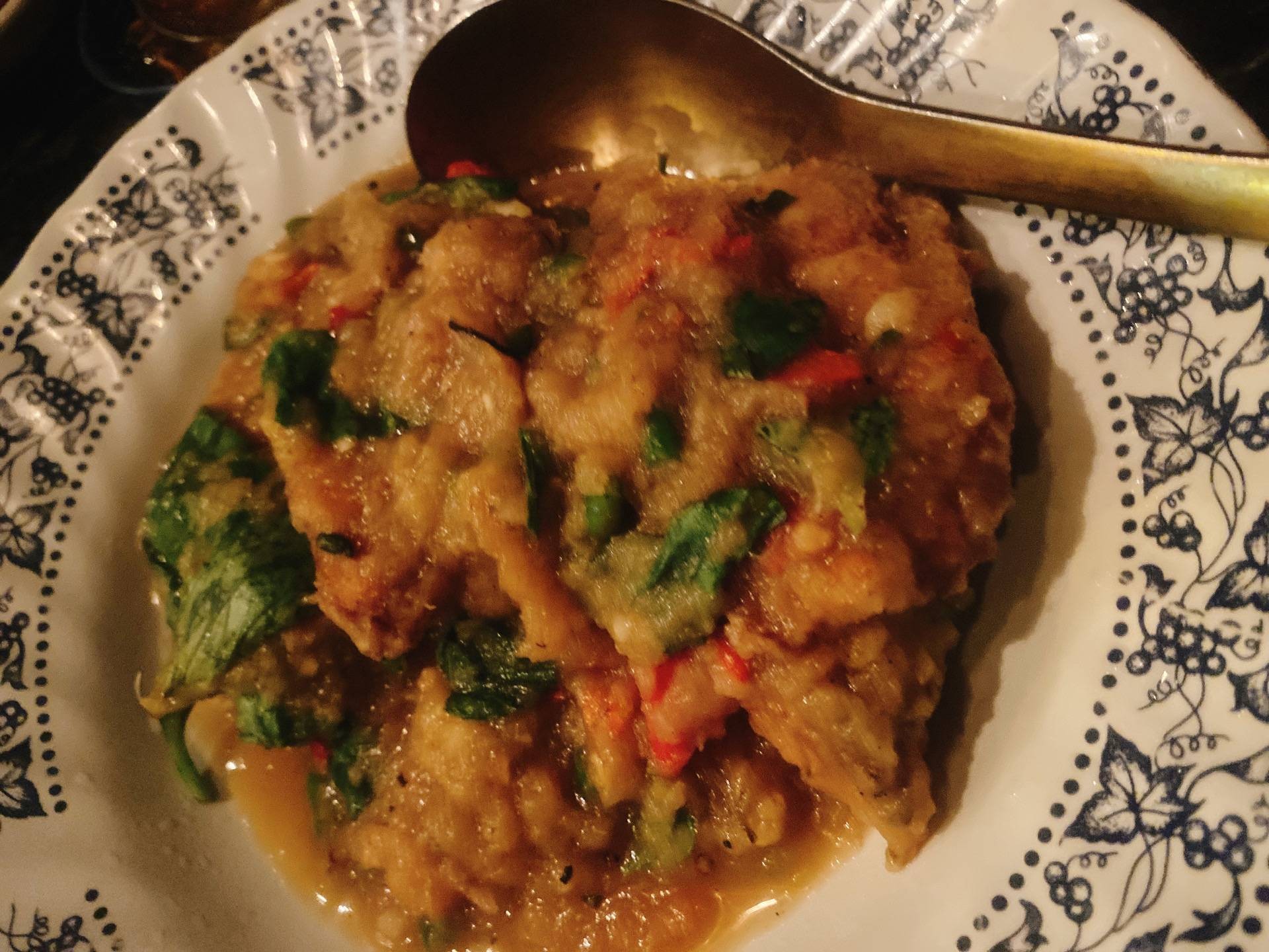 รีวิว Rongros ถนนมหาราช - อาหารอร่อยมากค่ะ บรรยากาศแนวๆหลากหลายสิ่งตก ...