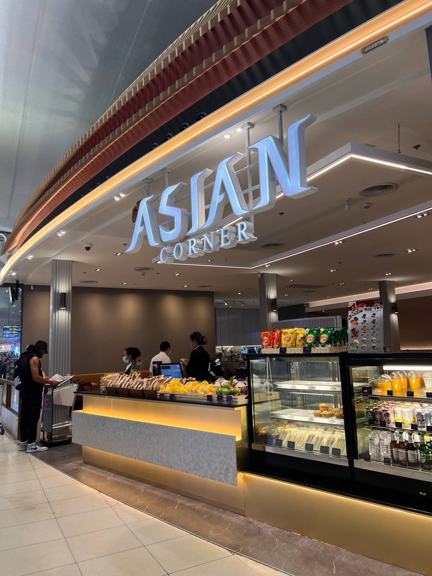 รีวิว Asian corner สนามบินสุวรรณภูมิ - ระหว่างรอขึ้นเครื่องรอบดึก