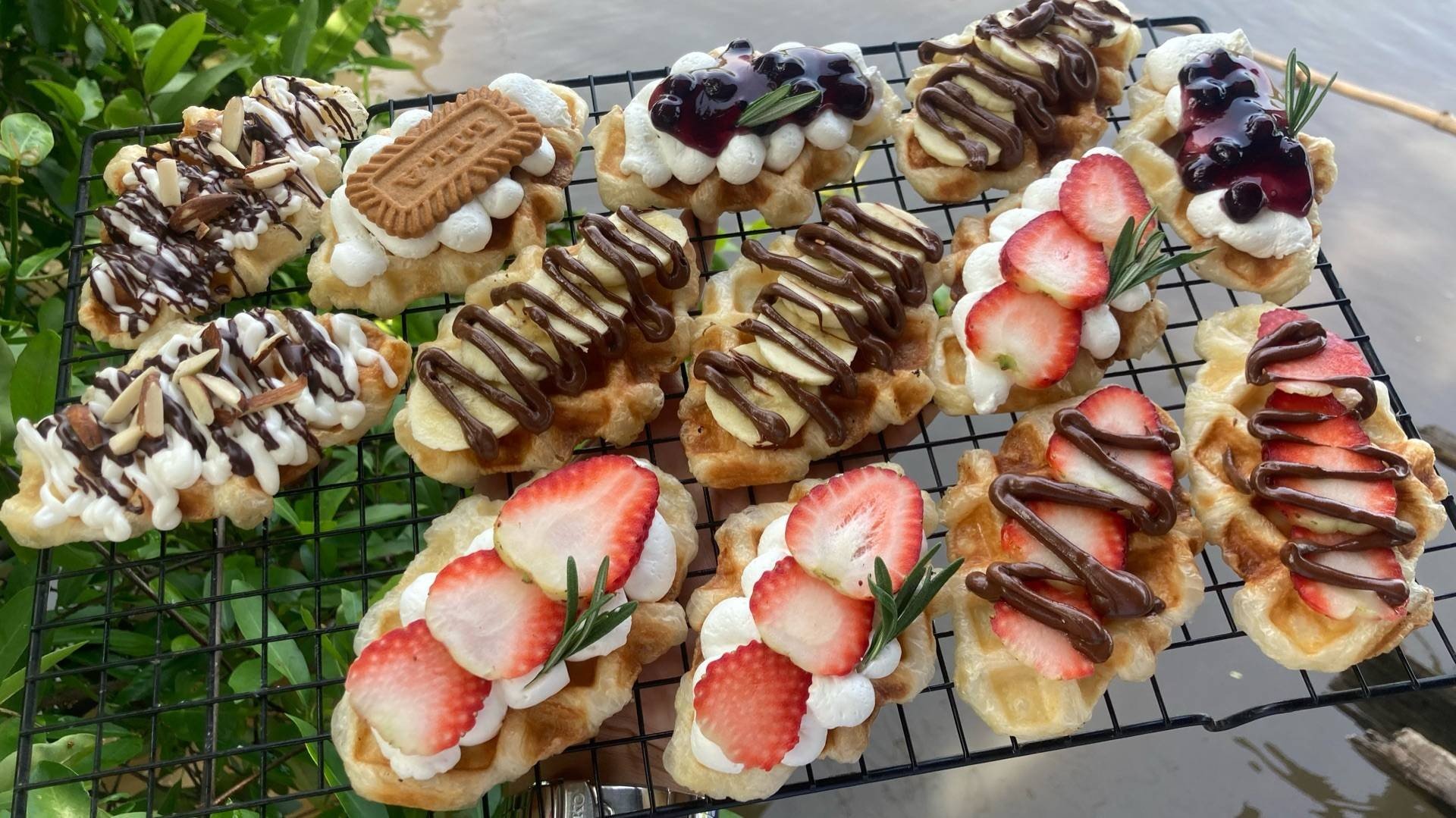 65 sixty five - coffee pot slow bar กะเพราเด็กหอ | สั่งอาหารออนไลน์ล่วงหน้า รับที่ร้านผ่านแอป ...