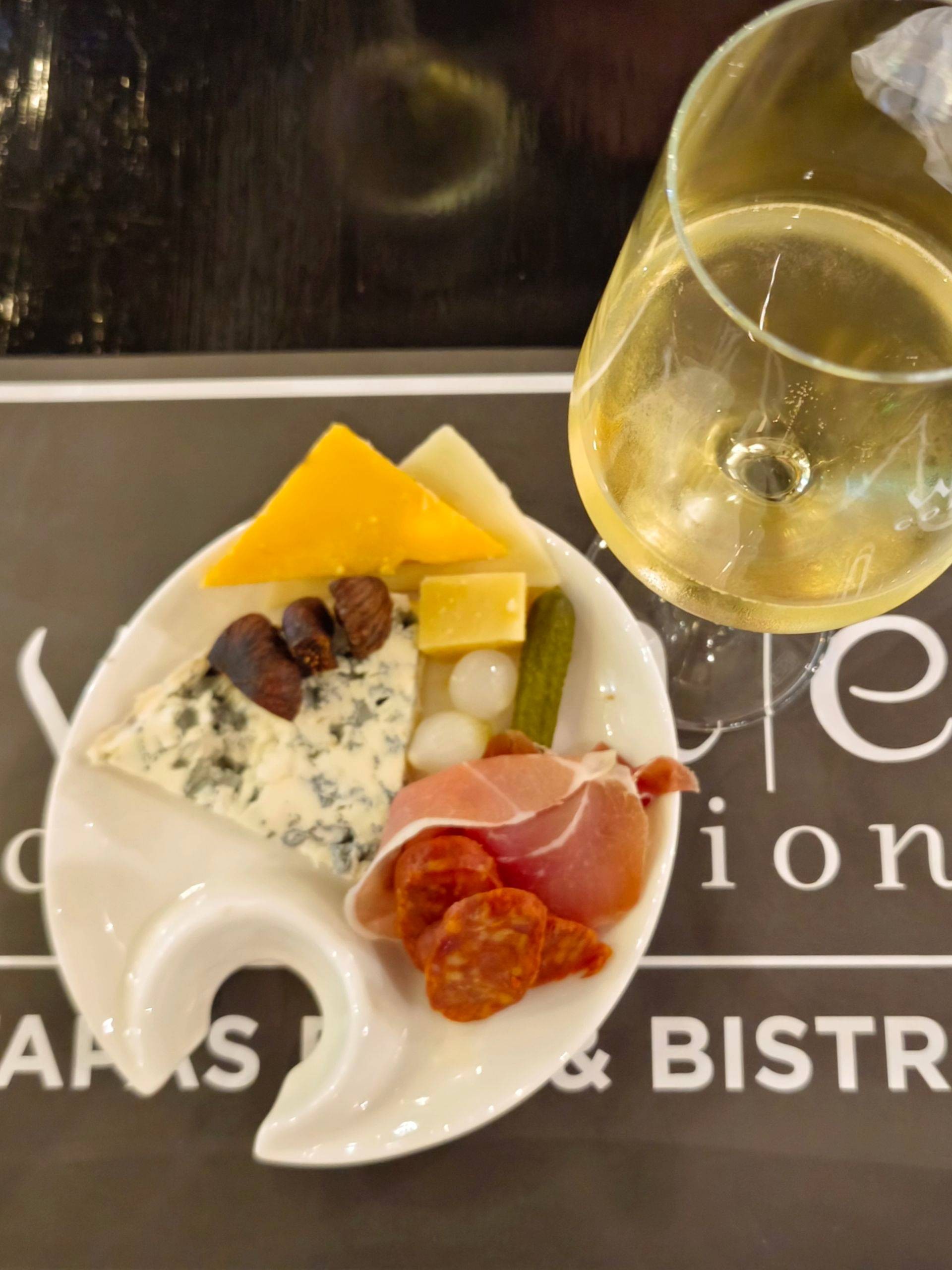 รูป Wine Connection Tapas Bar & Bistro Rain Hill - Wongnai