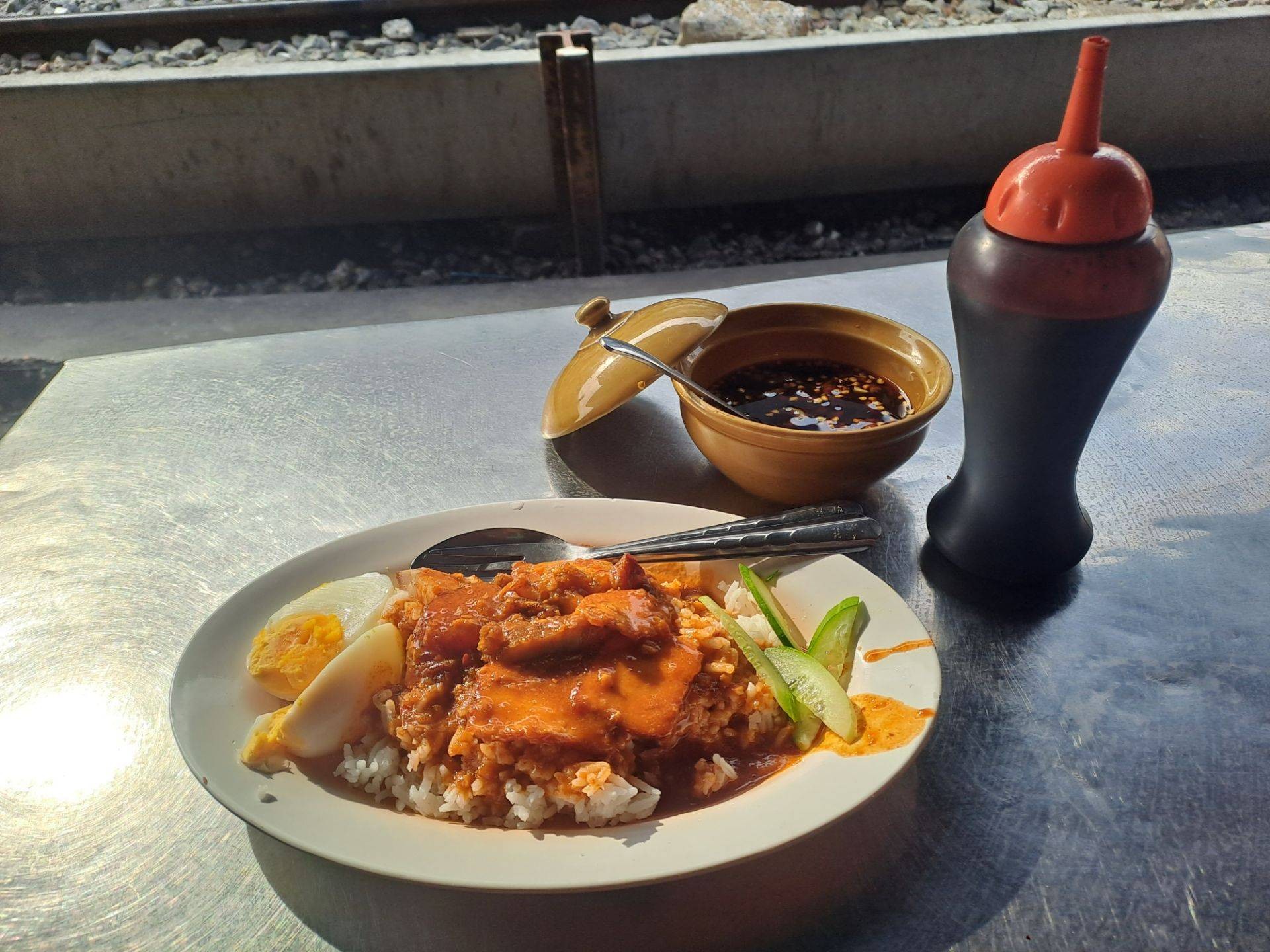 รีวิว สุณีข้าวหมูแดง ตลาดพลู - - อาหารอาหารถูก คุณภาพแน่น