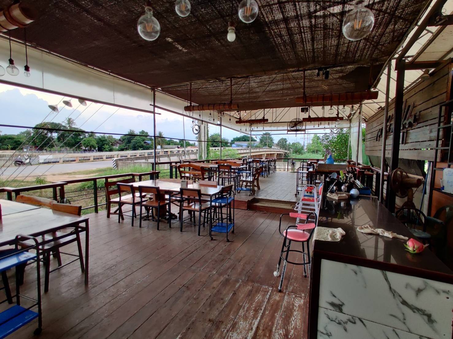 รูป อาหารริมบ้านชานเมือง