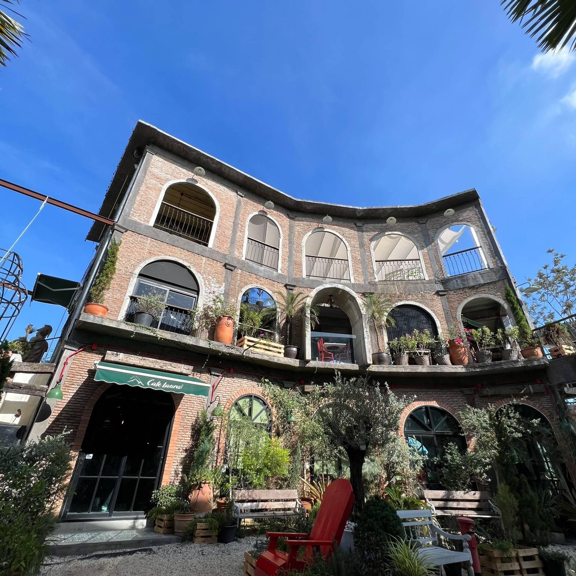 รูป Cafe Laura Bar & Restaurant หนองแค - Wongnai