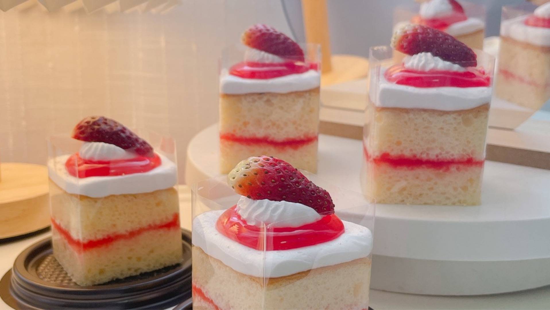 BAKERY HOUR-MART - สั่งอาหารเดลิเวอรี | Wongnai x LINE MAN