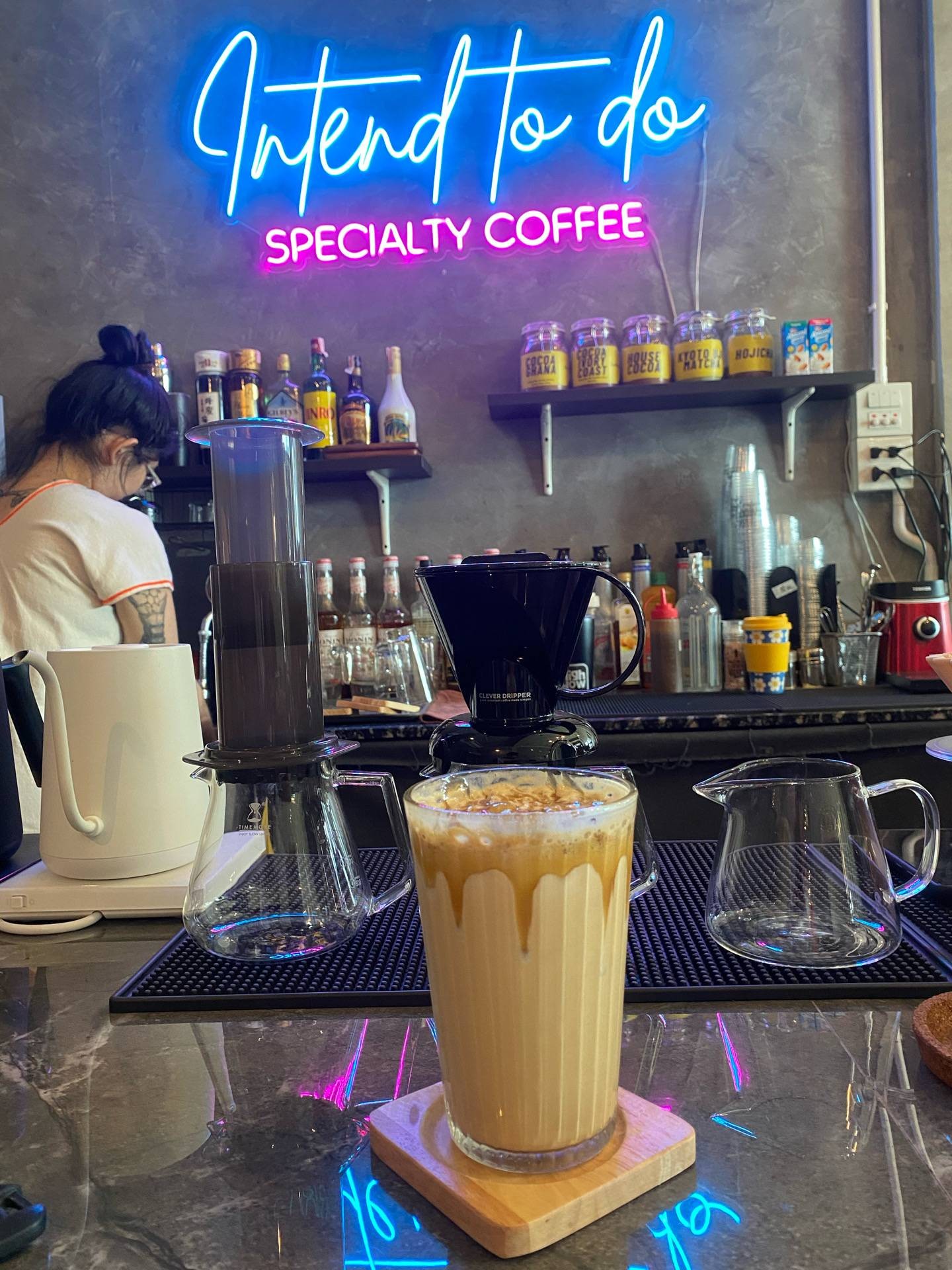 รีวิว INTEND TO DO COFFEE วัดเฉลิมพระเกียรติ - Salted caramel coffee ...