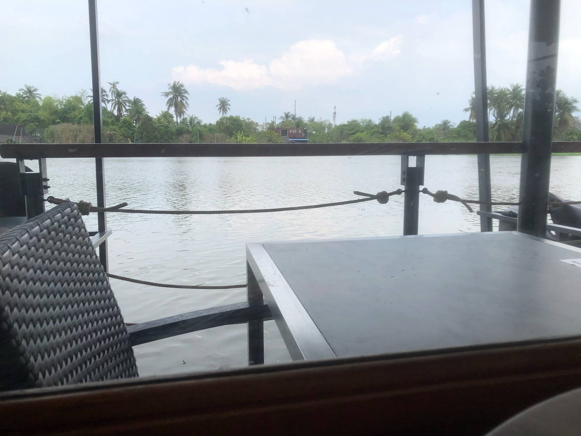 รูป RIVA Floating Cafe ปานเทวี ริเวอร์ไซด์ รีสอร์ท แอนด์ สปา - Wongnai