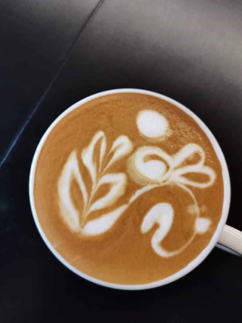 รีวิว Salid Coffee Bar : สลิดคอฟฟี่บาร์ - เครื่องดื่มอร่อยมาก ลาเต้ร้อน ...