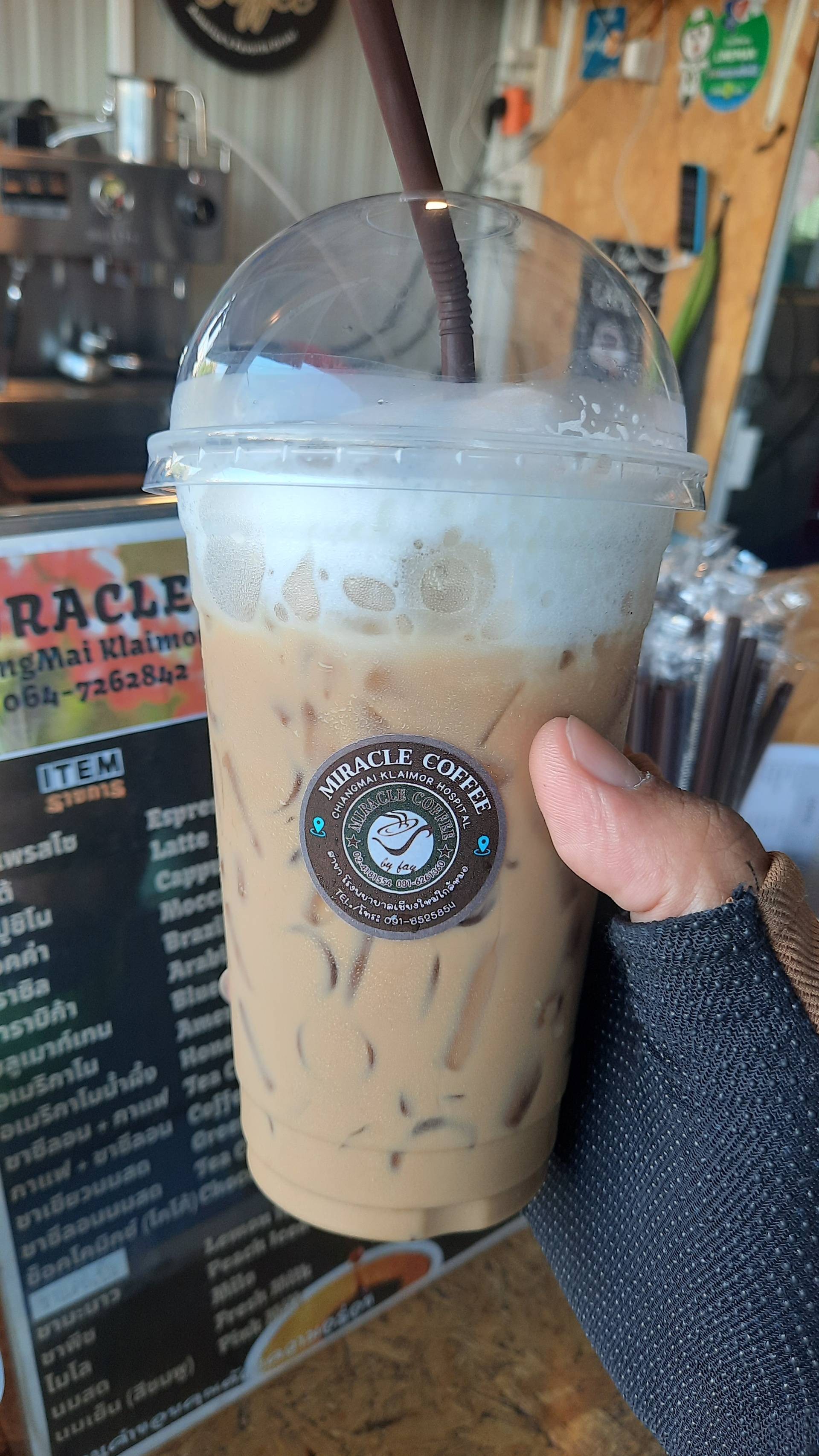 รีวิว MIRACLE COFFEE มิราเคิล คอฟฟี่ (สาขา รพ.เชียงใหม่ใกล้หมอ) - พอใจครับอร่อย