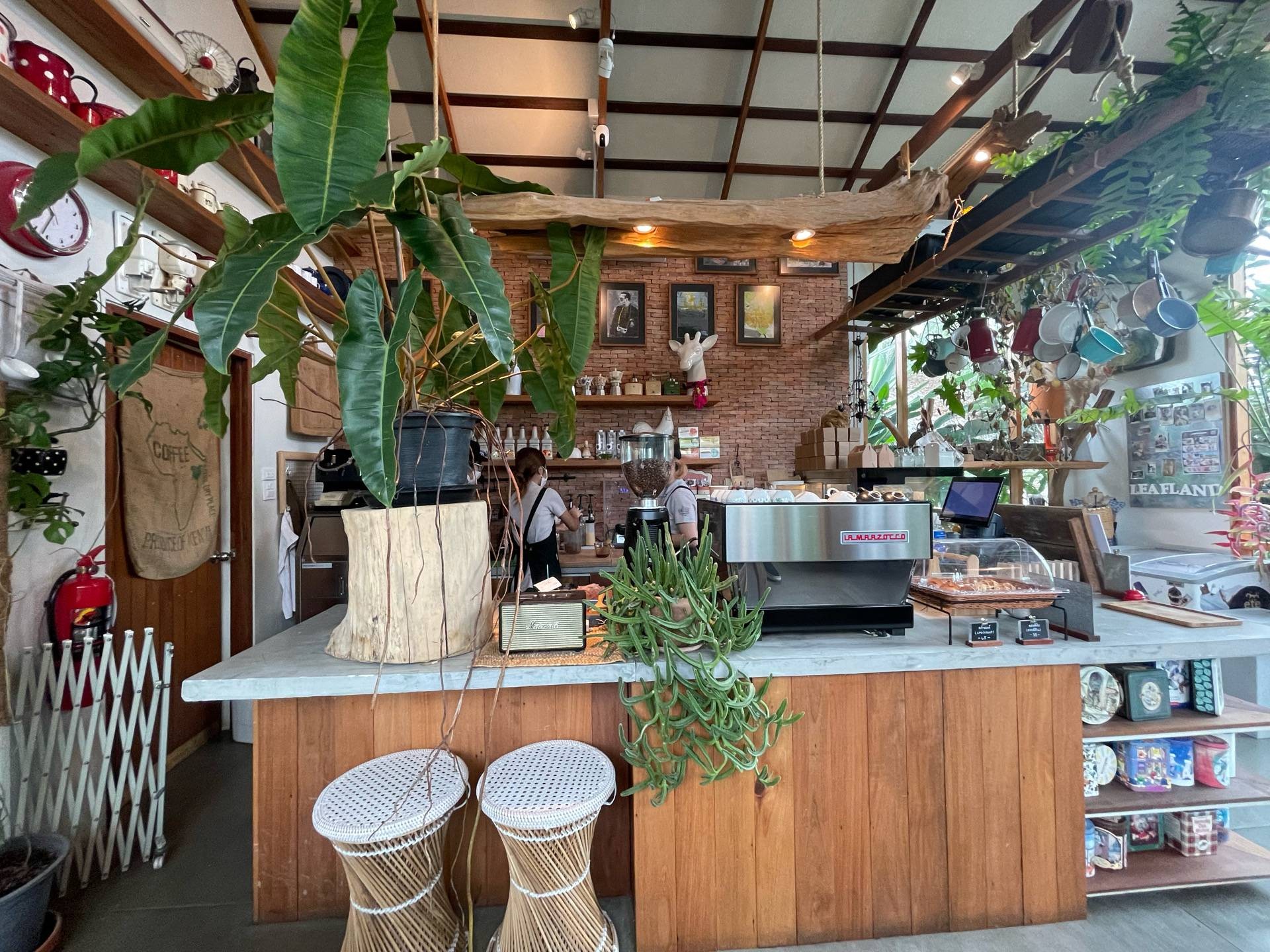 รูป Vintique Cafe & Lifestyle