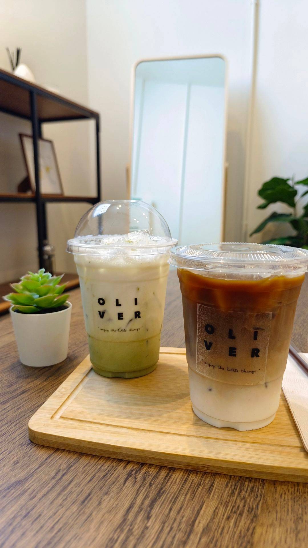 รูป Oliver Cafe ห้างไชยแสงสิงห์บุรี ชั้น 3 หน้าโรงหนัง