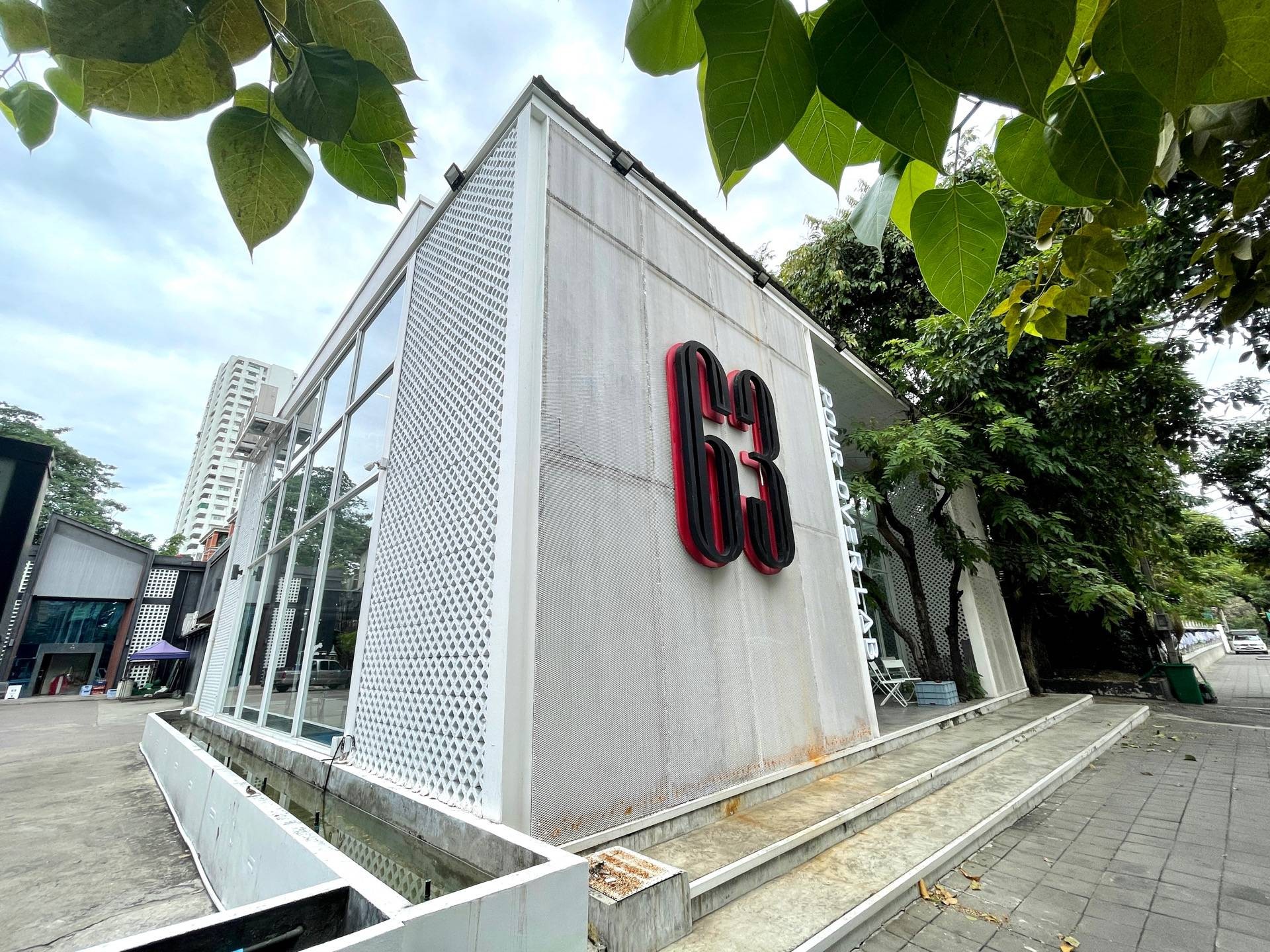 รีวิว Pour Over Lab Coffee Ekkamai - ร้านกาแฟยามเช้าของคนย่านกลางคืน