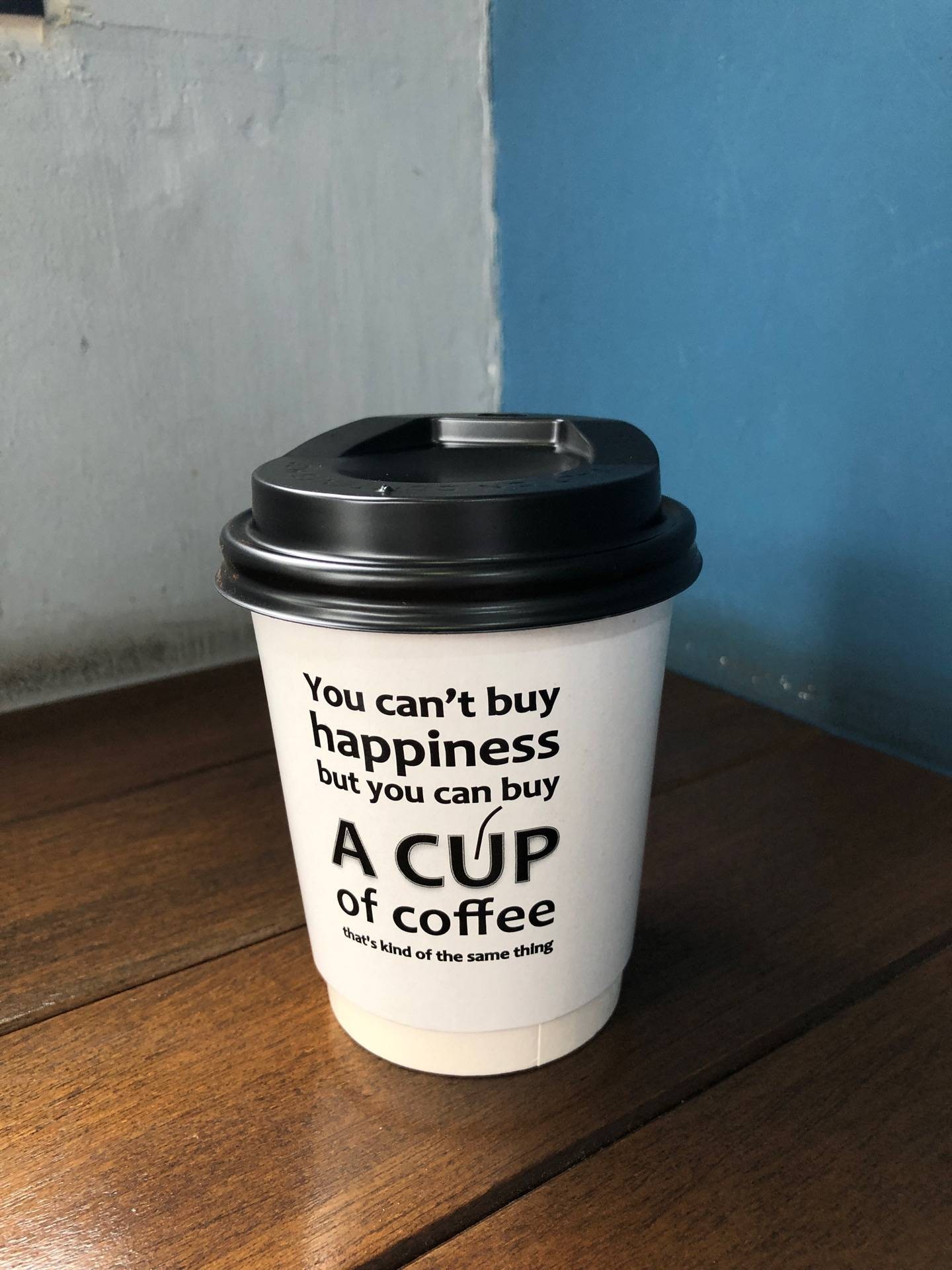 รีวิว A Cup อโศก - เขาเขียนหน้าร้านว่า premium coffee กาแฟดำก็ดีนะ