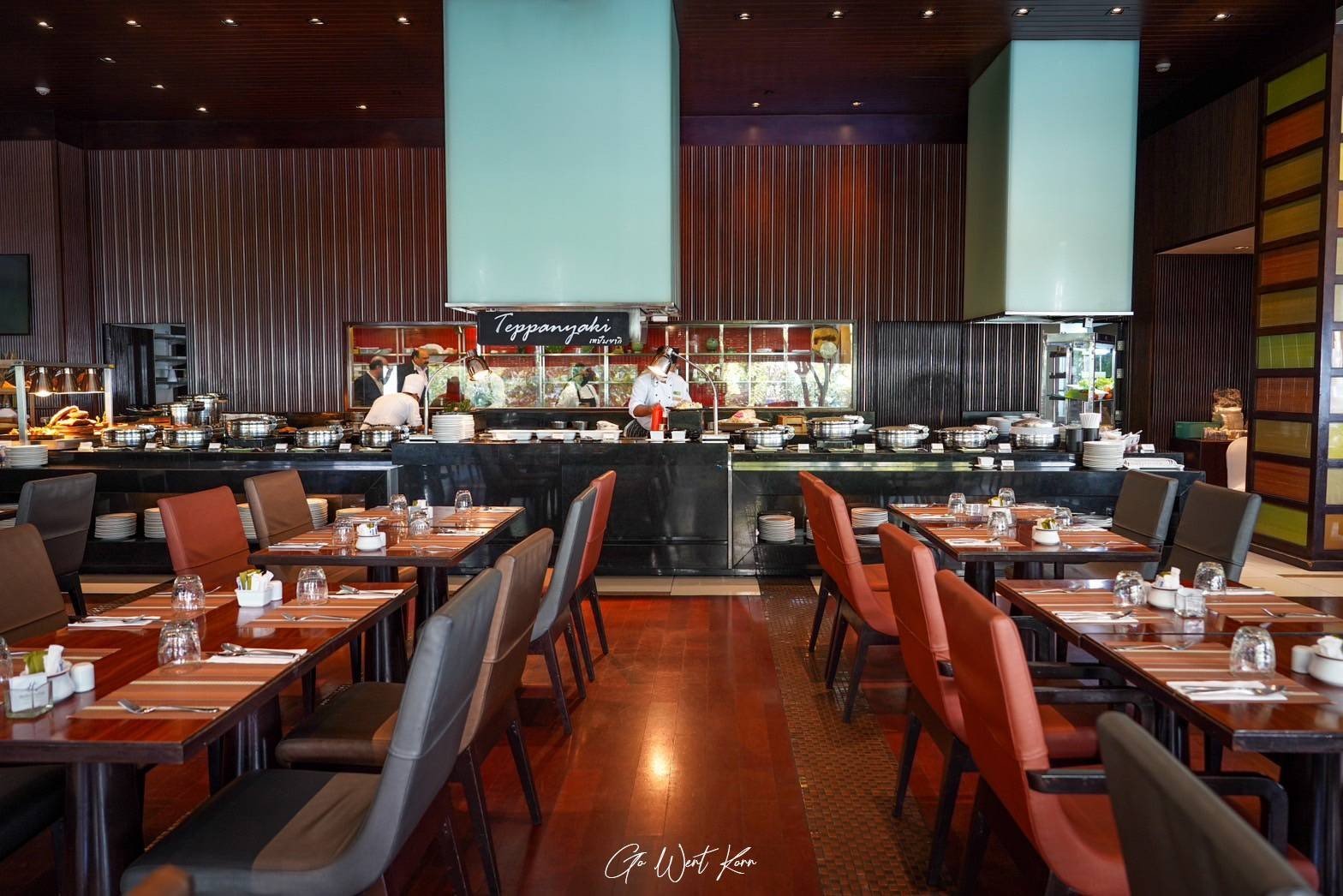 รูป The Brasserie Holiday Inn Bangkok Silom Hotel - Wongnai