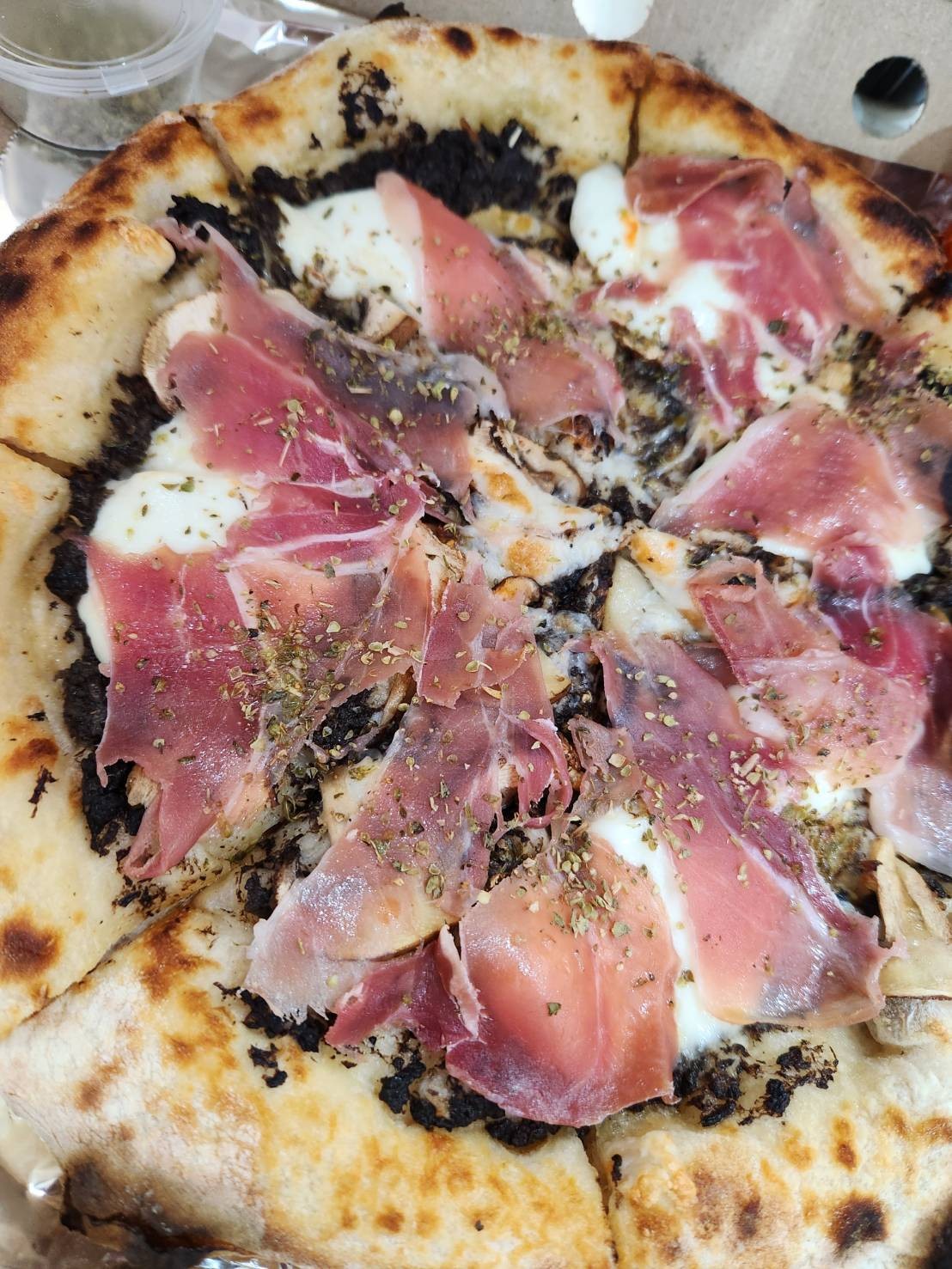 Truffle Pizza ร้าน Ranee's Restaurant Ranee Restaurant khoasan road ...