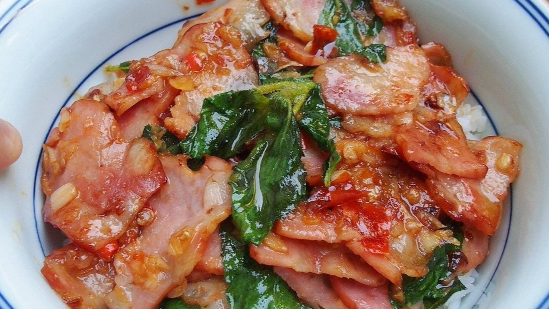 กะเพรา เฮียแบงค์ พริกแห้งโบราณ - สั่งอาหารเดลิเวอรี | Wongnai x LINE MAN