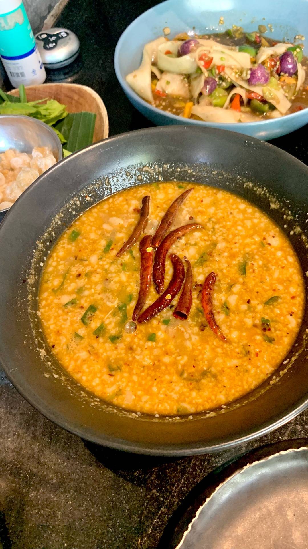 ต้มแซ่บหมูสับข้าวคั่ว ร้าน Phed Phed Bistro อยู่ในโครงการ the circle ...