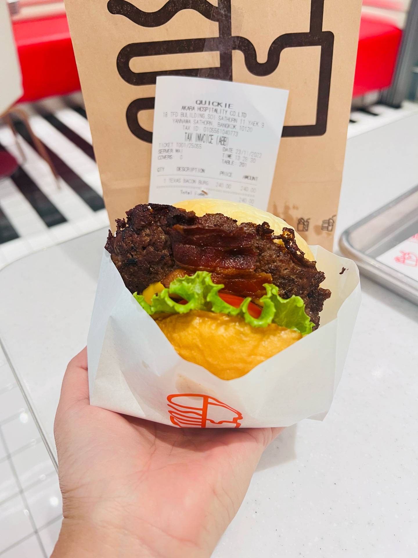 TEXAS BACON BURGER ร้าน Quickie Thonglor