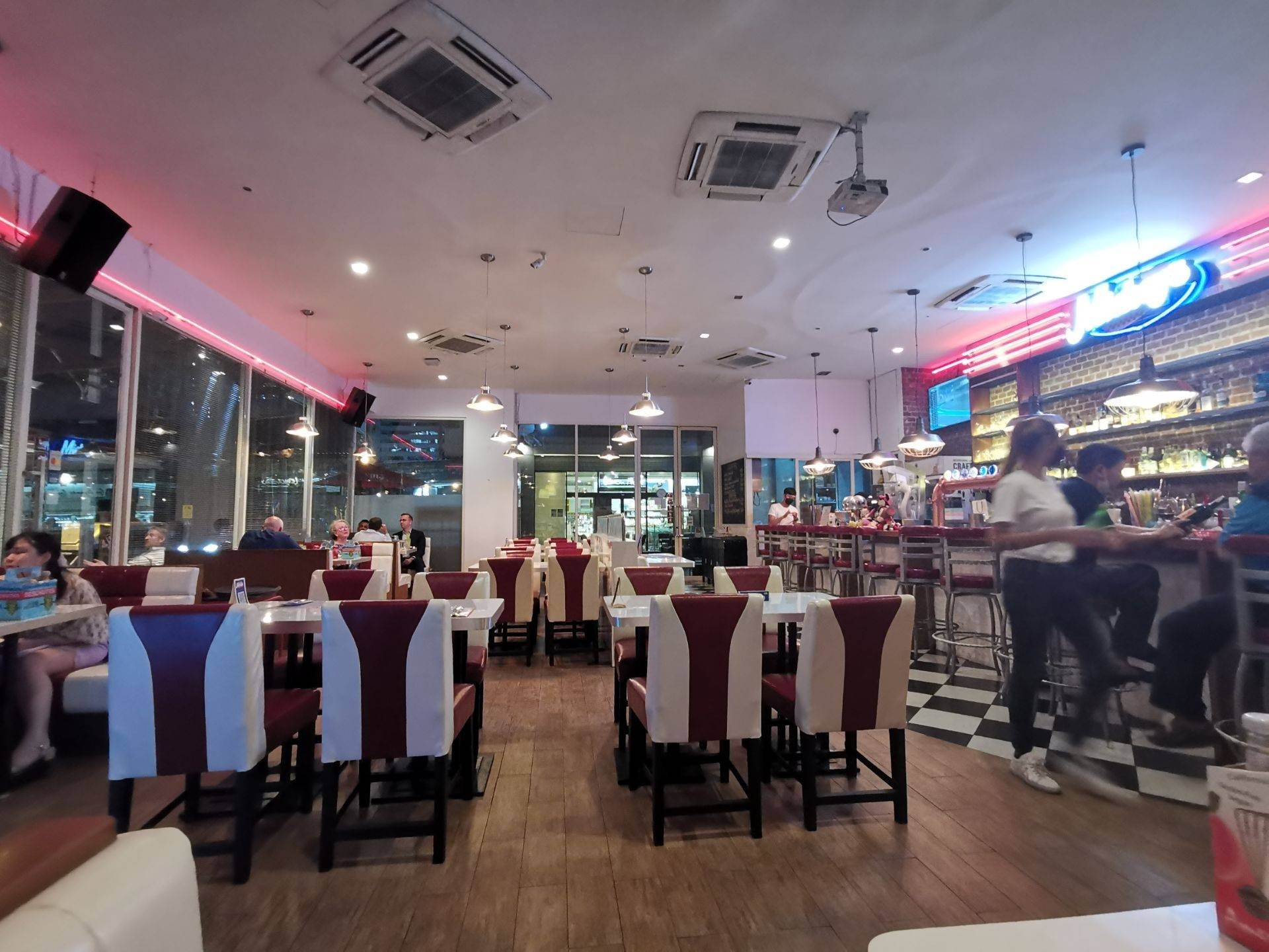 รูป Mickey's Diner BKK