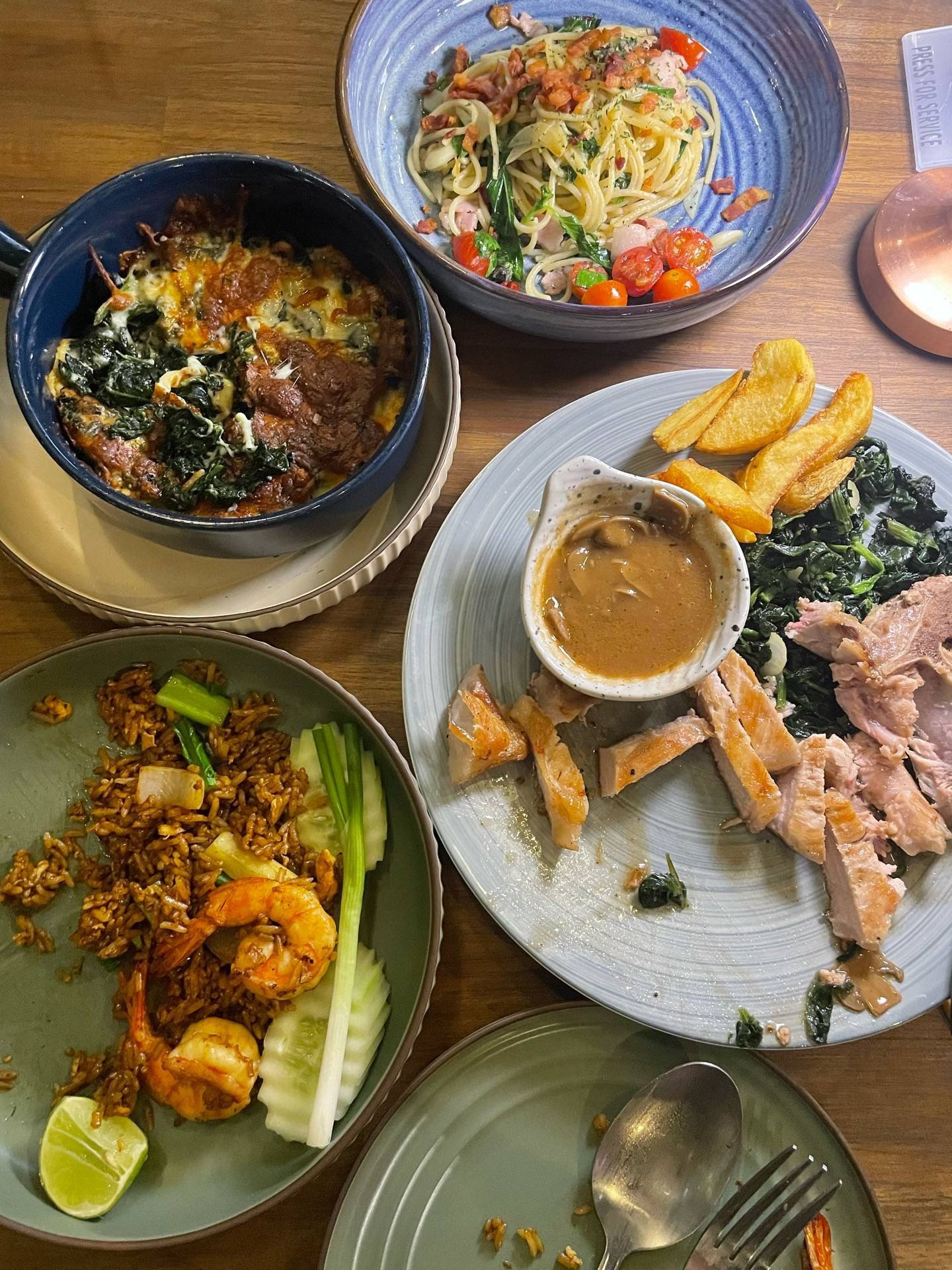 รูป 360 Hours Cafe & Bar