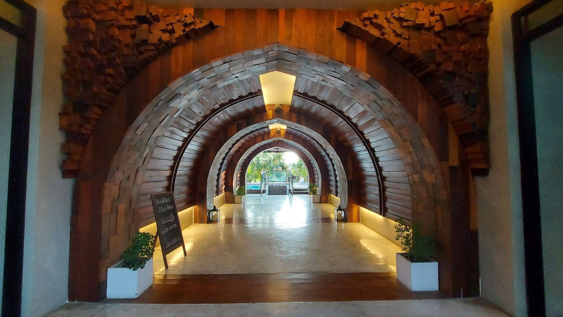 รูป Natee The Rivetfront Hotel Kanchanaburi