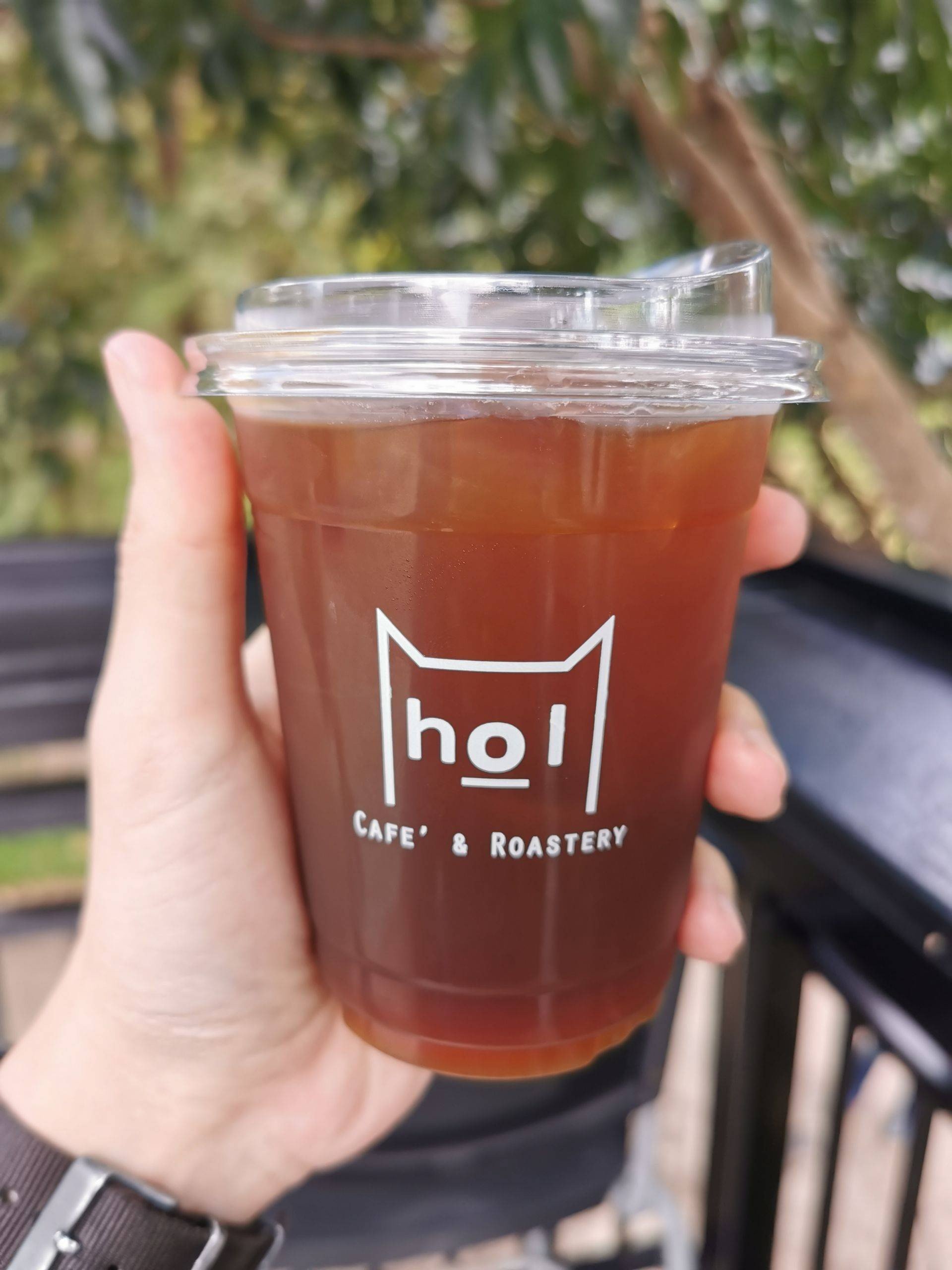 รีวิว Hol_Cafe - ร้านสวย เน้นกาแฟ มีเม็ดให้เลือกเยอะ