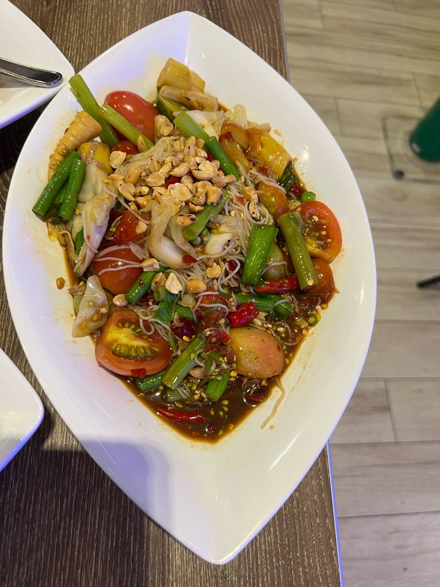 รูป Phed Phed Thai Taste Mahanakhon Cube