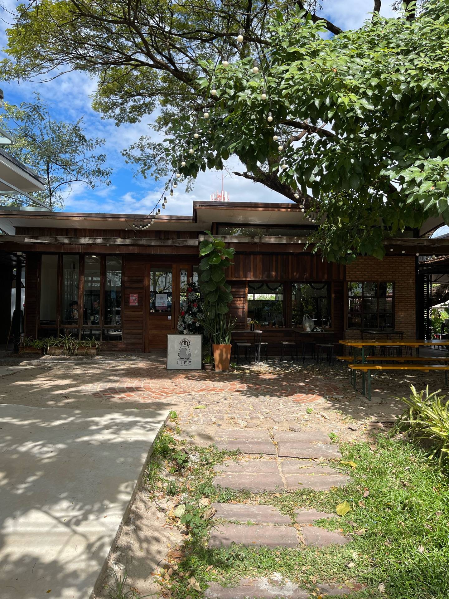 รูป LIFE Roasters Ubonratchathani