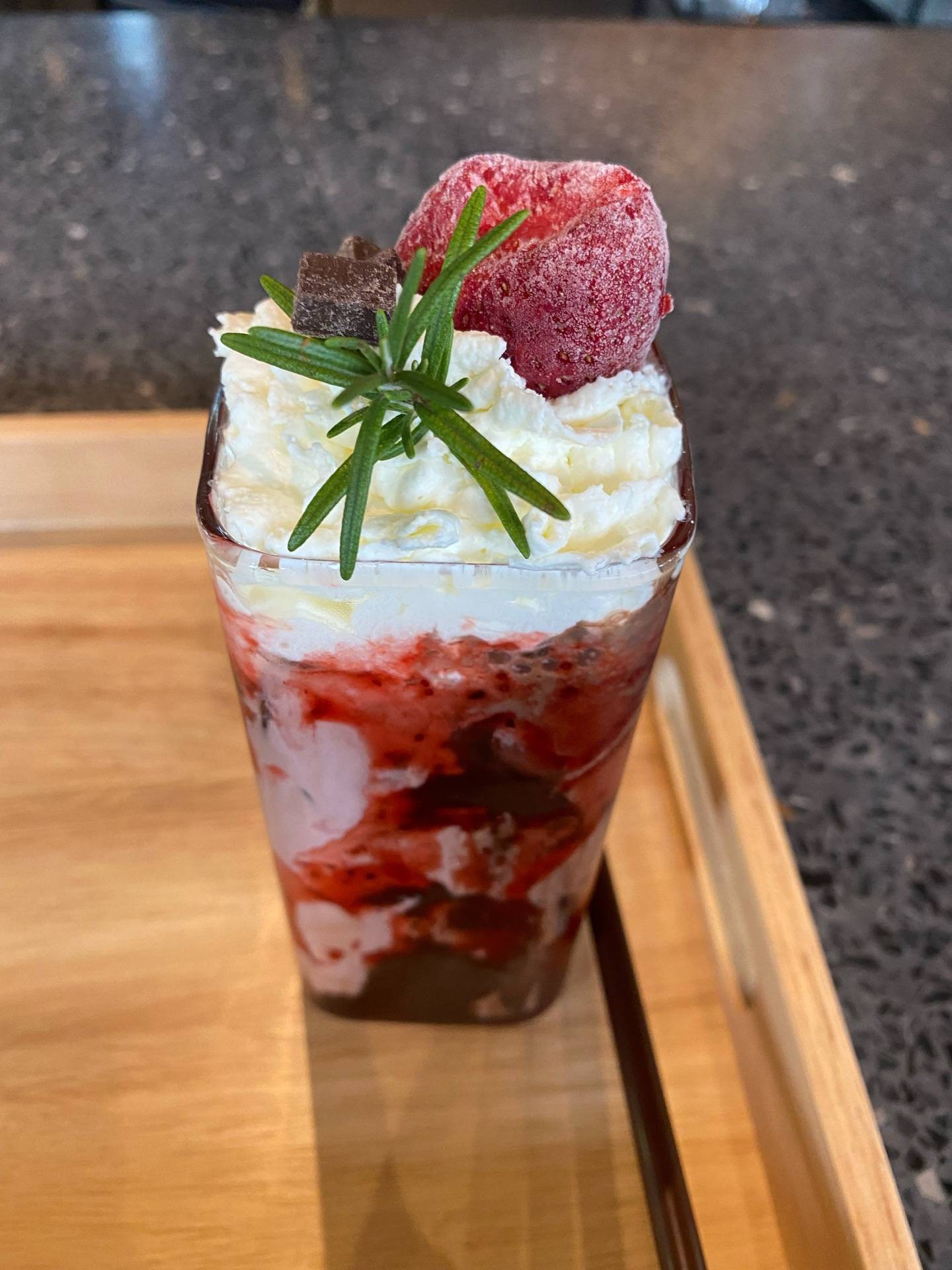 รีวิว Wisp Cafe Rayong - ร้านบรรยากาศดี มุมถ่ายรูปสวยๆเยอะ เครื่องดื่ม ...