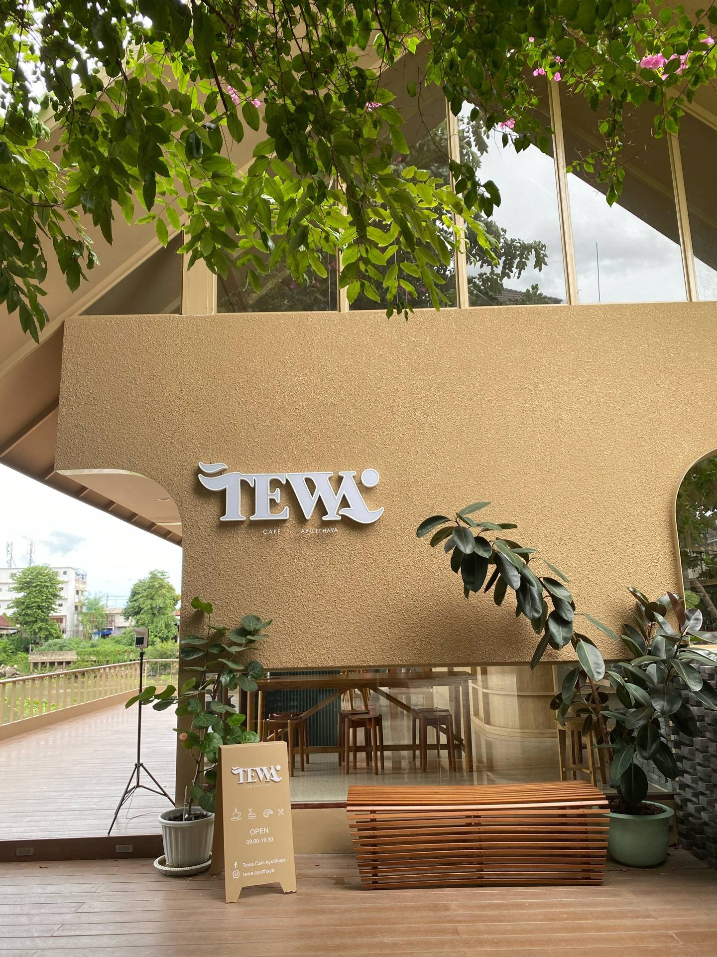 รีวิว Tewa Cafe Ayutthaya - ร้านริมน้ำ บรรยากาศดี