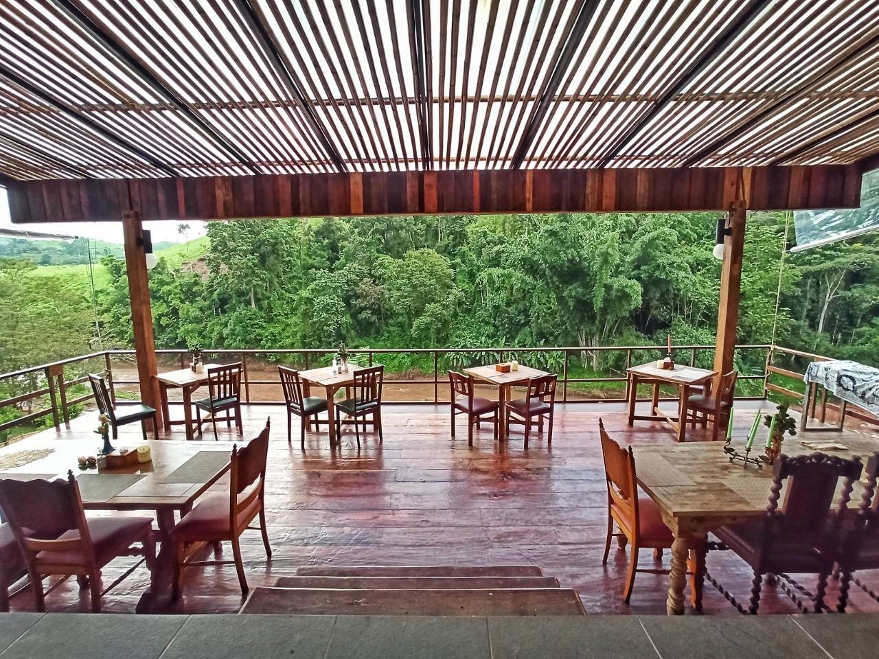 รูป คีรี วารี สะปัน Kiri Vari Restaurant