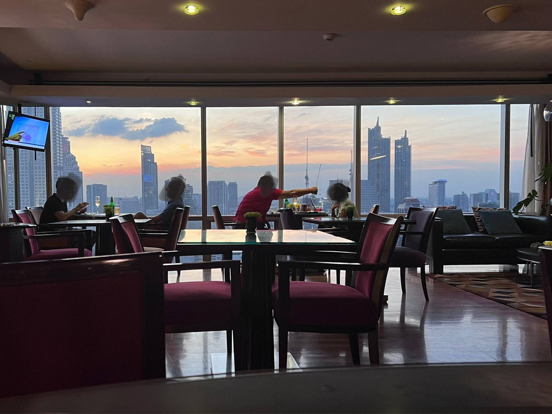 รีวิว Executive Lounge Pullman Bangkok G Silom - Club lounge with a view