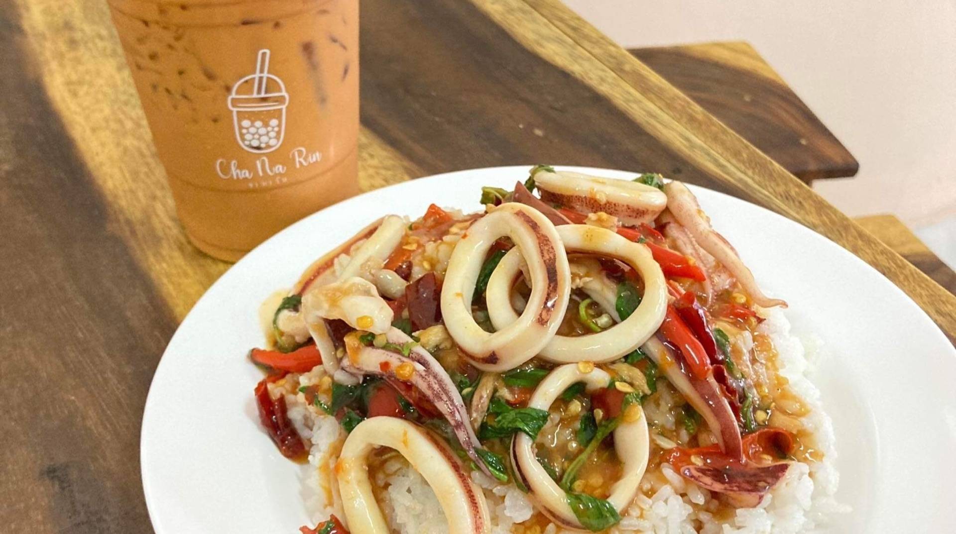 Cha Na Rin ชานาริน ข้าวกระเพรา หมู่บ้านเสริมไทยธานี - สั่งอาหารเดลิเวอ ...