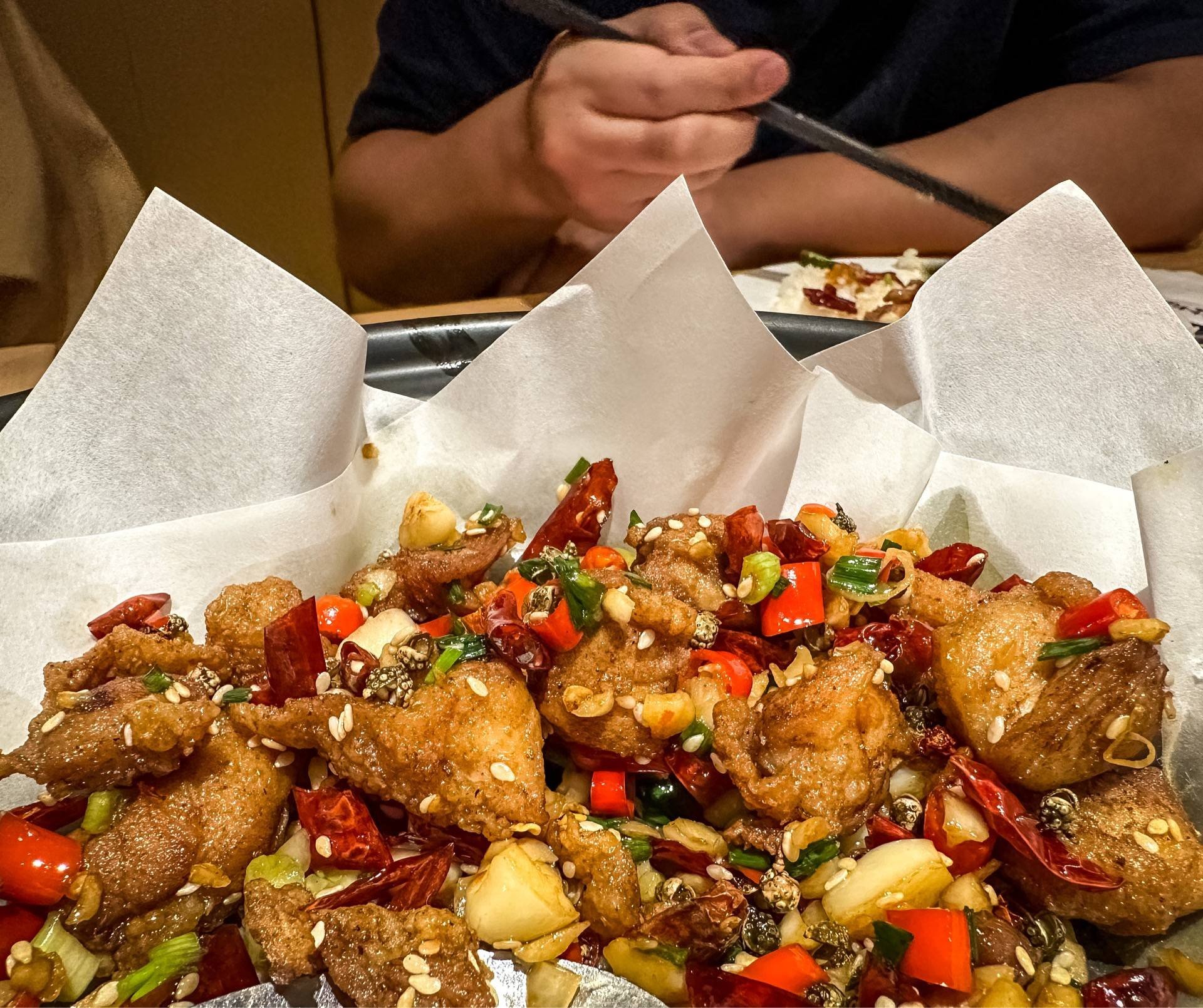 รีวิว La Meow (ล่าเมียว) centralwOrld - มาทุกครั้งต้องสั่ง ‘ไก่ทอดพริก ...