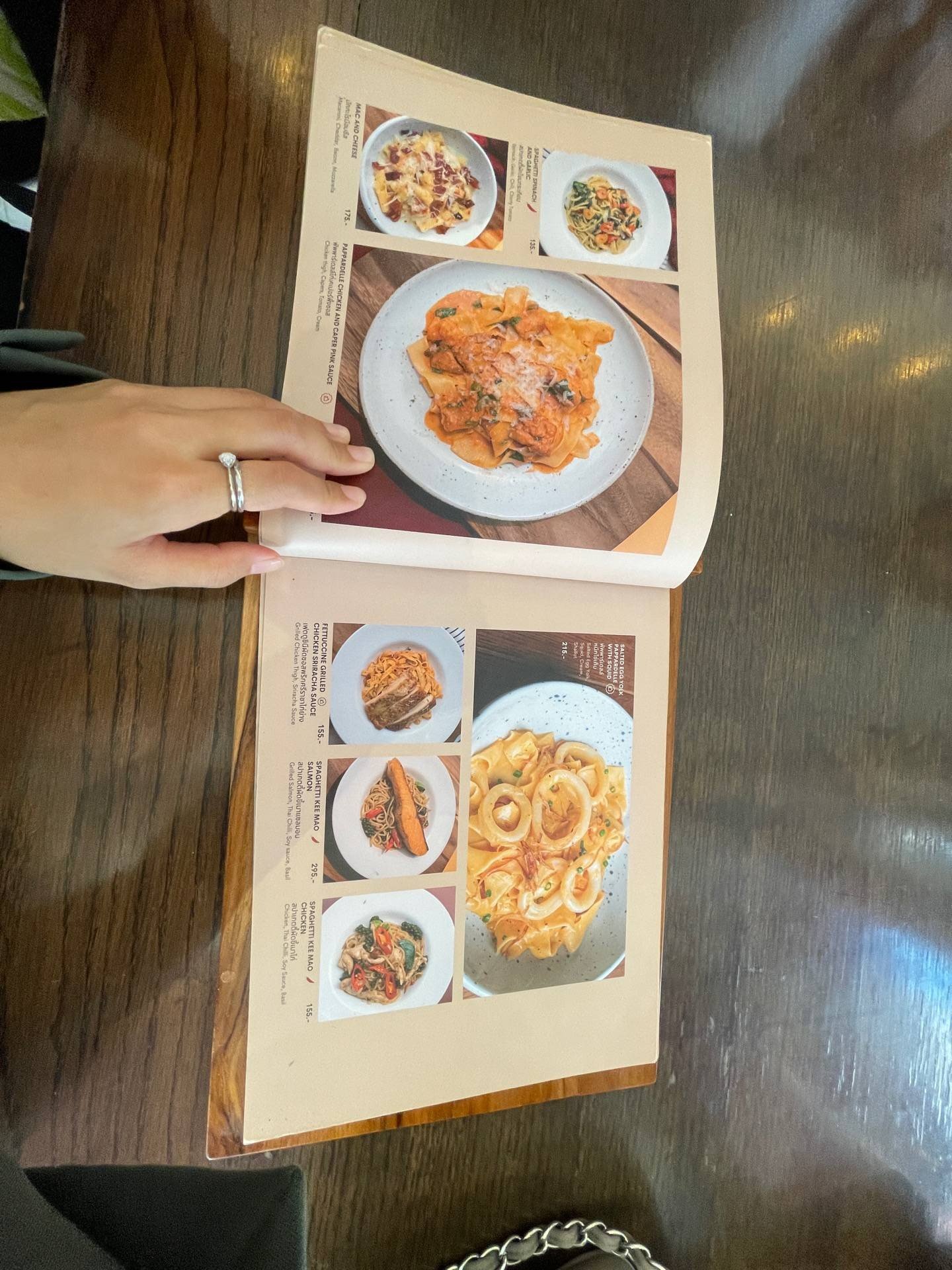 รูป Fam Time Steak and Pasta คลองเตย