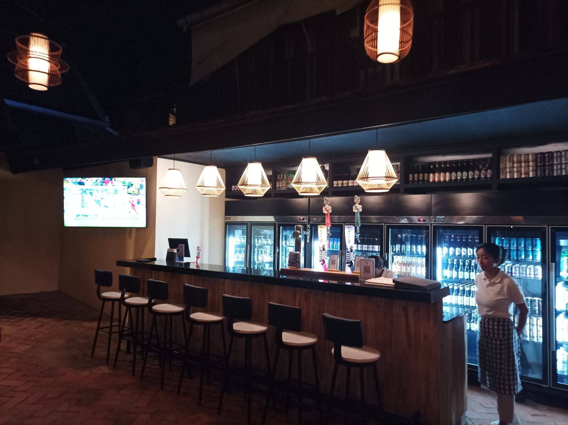 ร้าน Balance Beer Luang Prabang | รีวิวร้านอาหาร